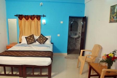 CALANGUTE BEACH SIDE HOTEL Goa Hotel Price, Address & Reviews