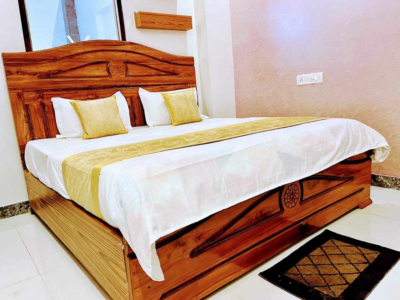 Awadh Hotel 𝗕𝗢𝗢𝗞 Ayodhya Hotel 𝘄𝗶𝘁𝗵 ₹𝟬 𝗣𝗔𝗬𝗠𝗘𝗡𝗧