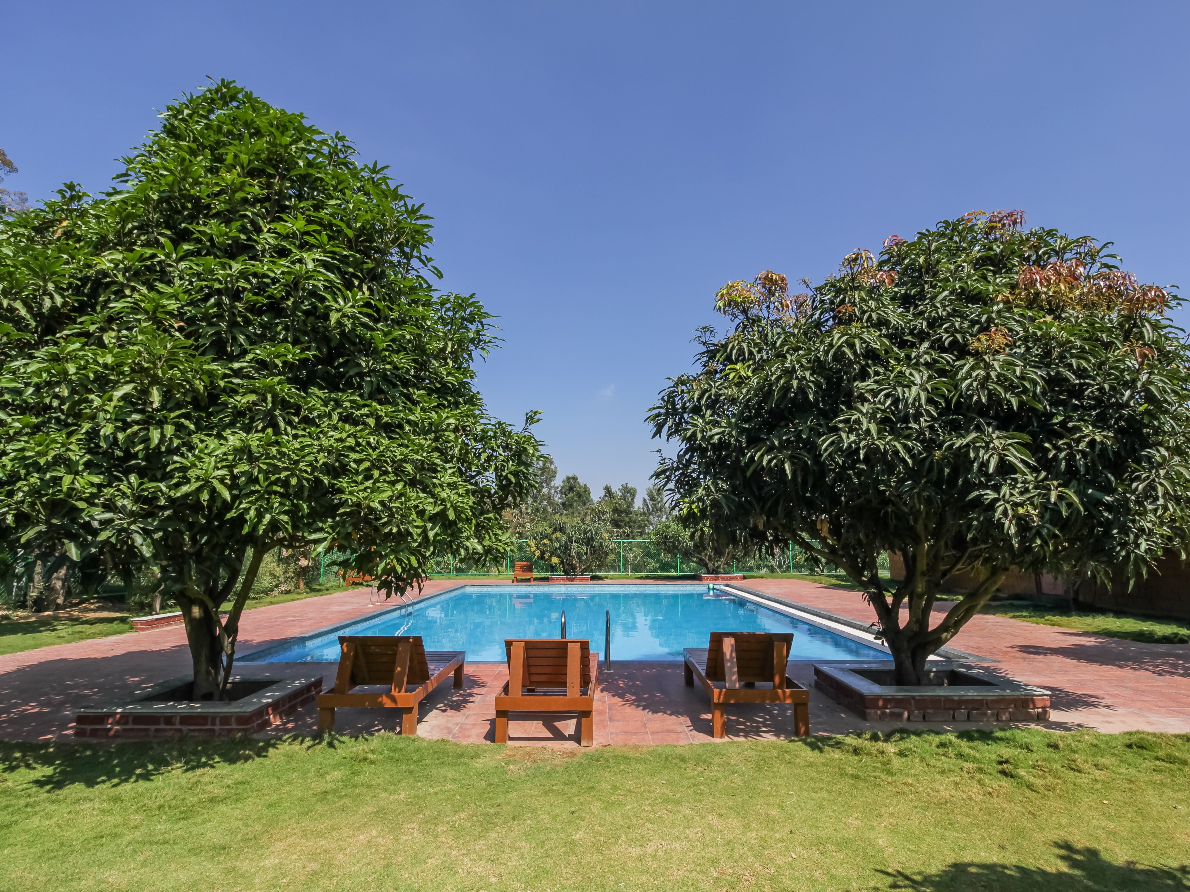 Suggee Resort Best Rates on Bangalore Hotel Deals, Reviews & Photos