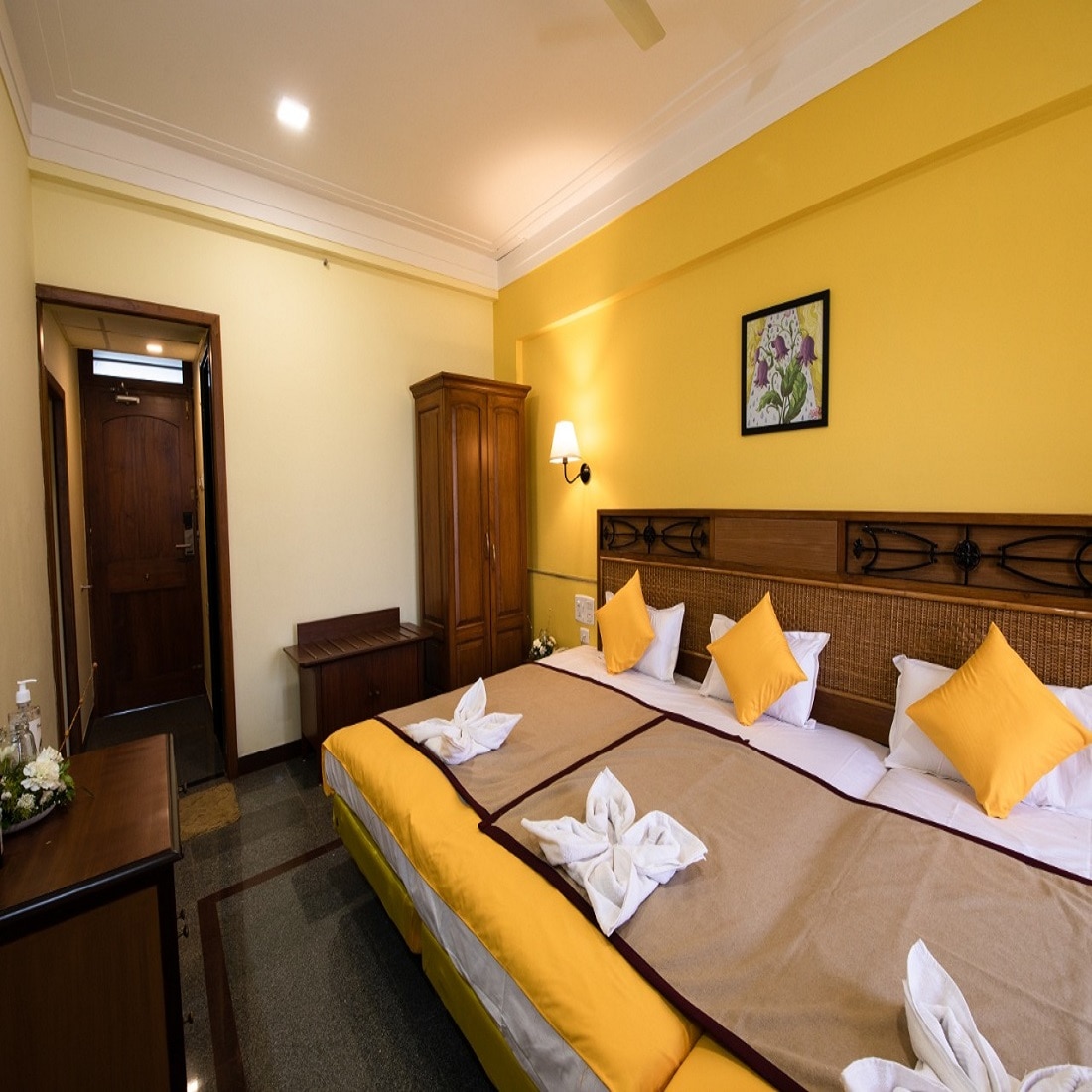 Hotel Raj Resort 𝗕𝗢𝗢𝗞 Goa Hotel 𝘄𝗶𝘁𝗵 𝗙𝗥𝗘𝗘 𝗖𝗮𝗻𝗰𝗲𝗹𝗹𝗮𝘁𝗶𝗼𝗻
