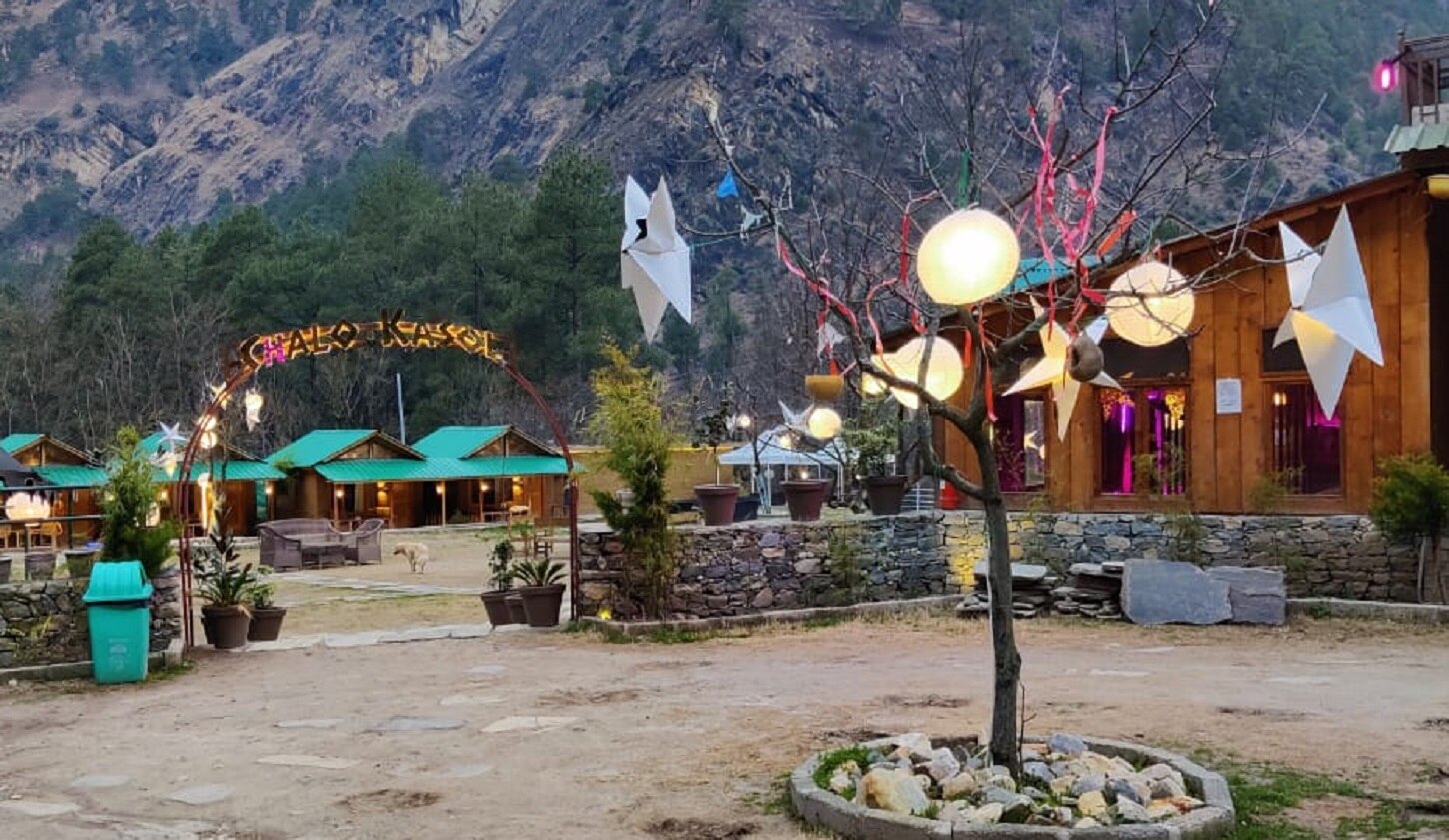 Chalo Kasol | Riverside Cottage & Tents Best Rates on Kasol Hotel Deals ...