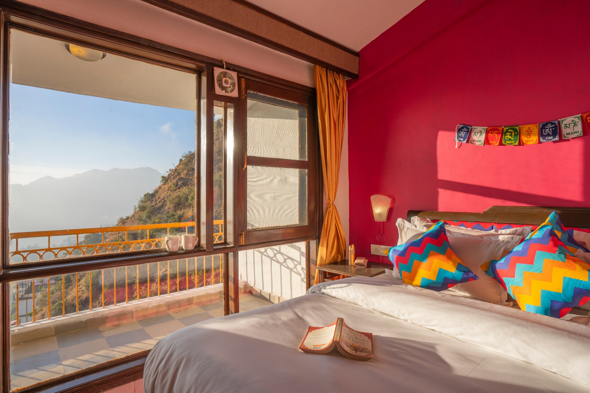 goSTOPS Mussoorie Picture Palace Best Rates on Mussoorie Hotel Deals ...