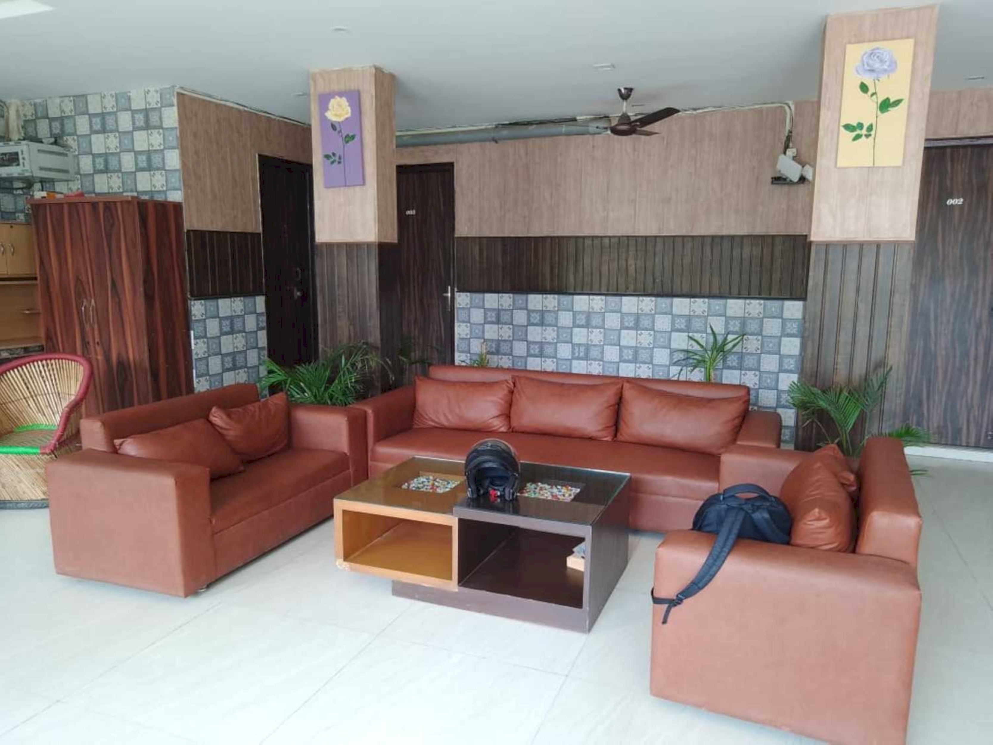 Hotel O Hello Stay 𝗕𝗢𝗢𝗞 Gurgaon Hotel