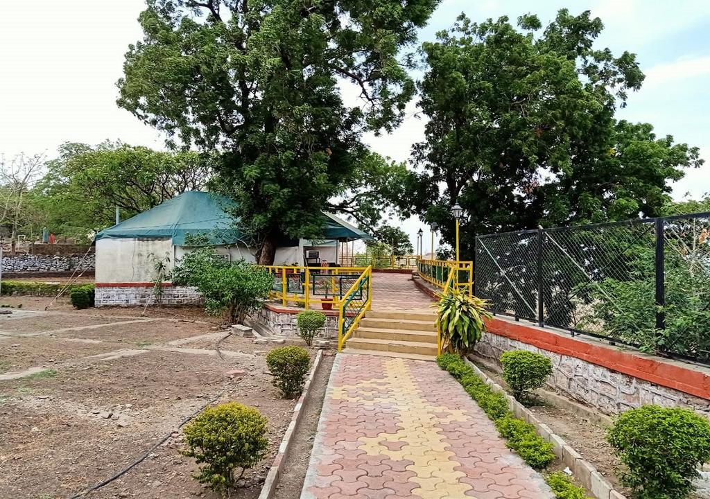 Malwa Retreat Mandu 𝗕𝗢𝗢𝗞 Mandu Hotel 𝘄𝗶𝘁𝗵 ₹𝟬 𝗣𝗔𝗬𝗠𝗘𝗡𝗧