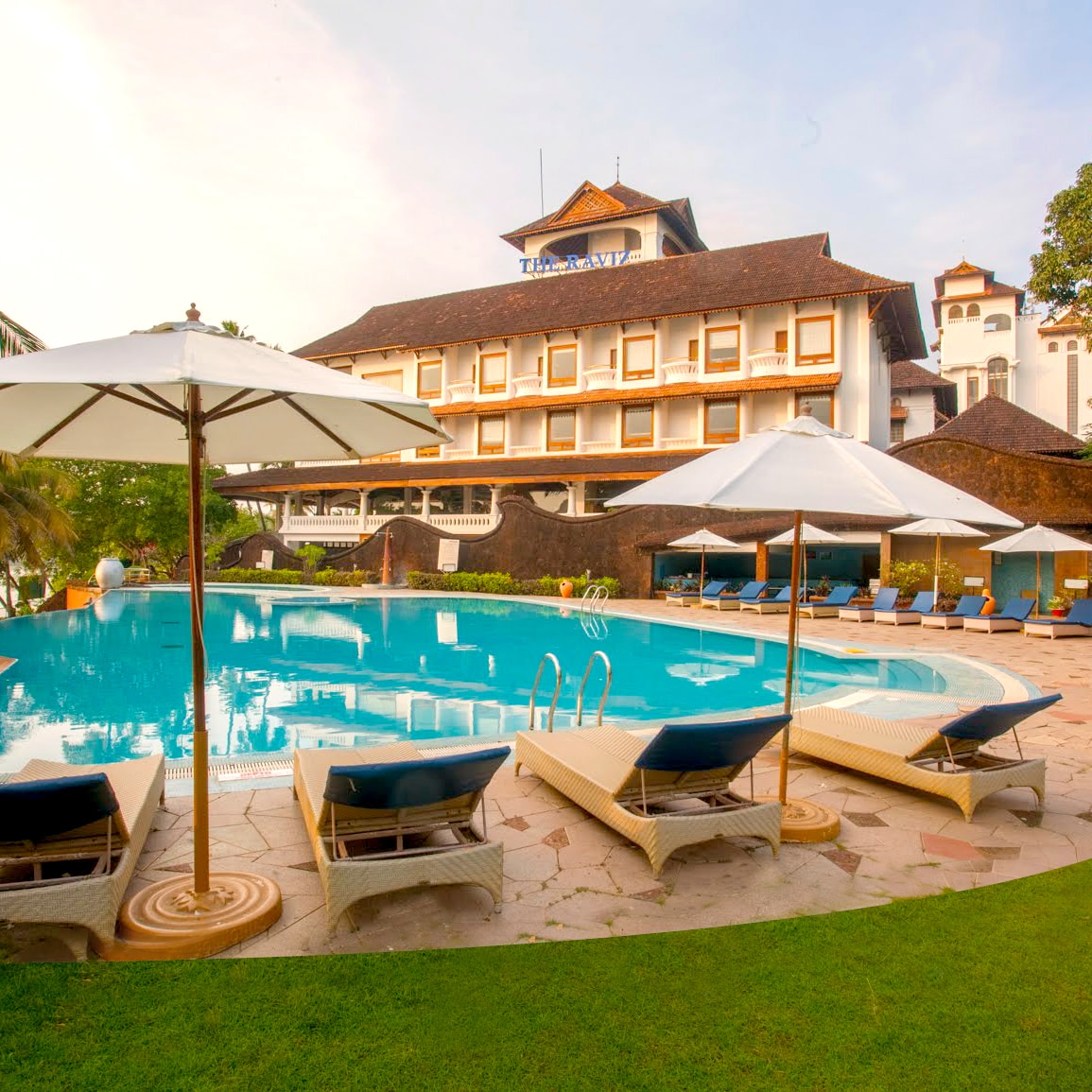 The Leela Ashtamudi, A Raviz Hotel 𝗕𝗢𝗢𝗞 Kollam Resort 𝘄𝗶𝘁𝗵 𝗙𝗥𝗘𝗘 ...