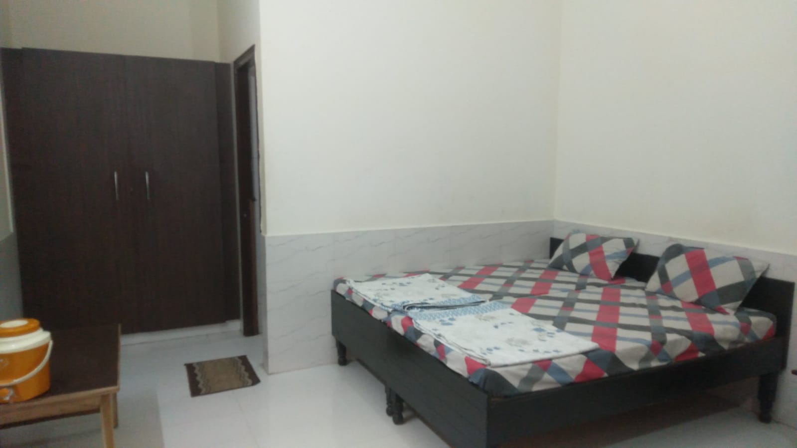 Radha Madhav Ashram Vrindavan 𝗕𝗢𝗢𝗞 Vrindavan Aashram 𝘄𝗶𝘁𝗵 ₹𝟬 𝗣𝗔𝗬𝗠𝗘𝗡𝗧