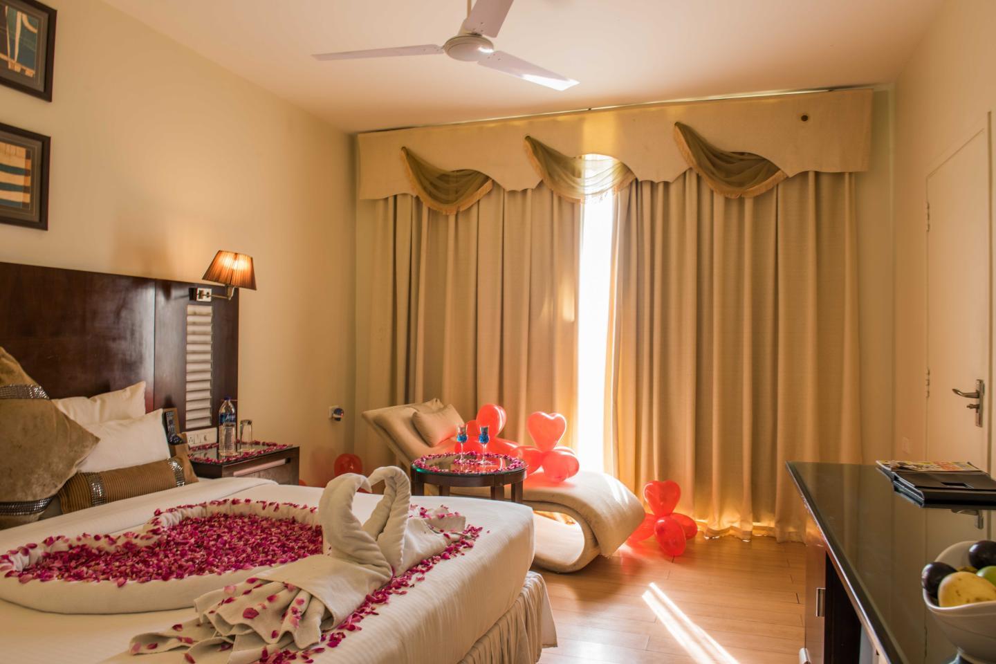 The Red Maple 𝗕𝗢𝗢𝗞 Indore Hotel 𝘄𝗶𝘁𝗵 𝗙𝗥𝗘𝗘 𝗖𝗮𝗻𝗰𝗲𝗹𝗹𝗮𝘁𝗶𝗼𝗻