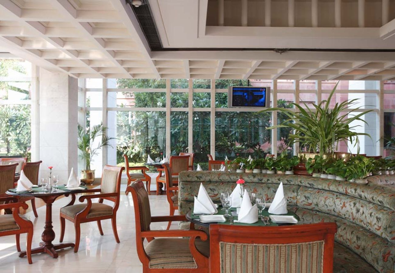 Jaypee Palace Hotel & Convention Centre Agra Hotel Price, Address & Reviews