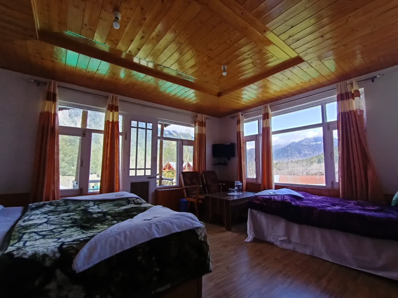 Hotel Mountain Peaks Pahalgam Best Rates on Pahalgam Hotel Deals ...