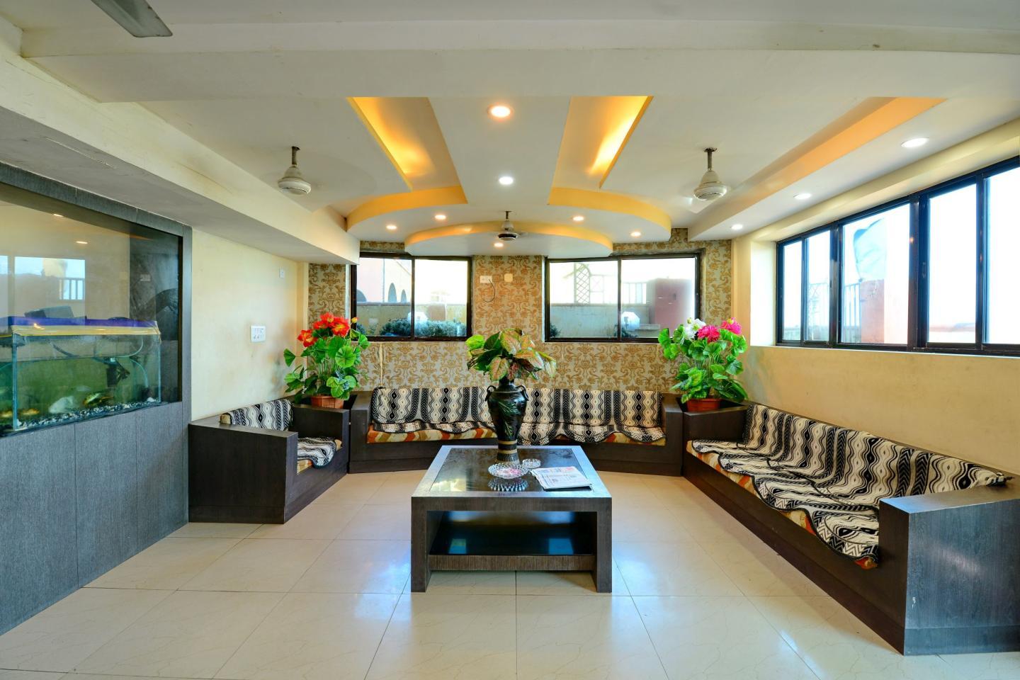 Larica Holiday Inn Puri Hotel Price, Address & Reviews