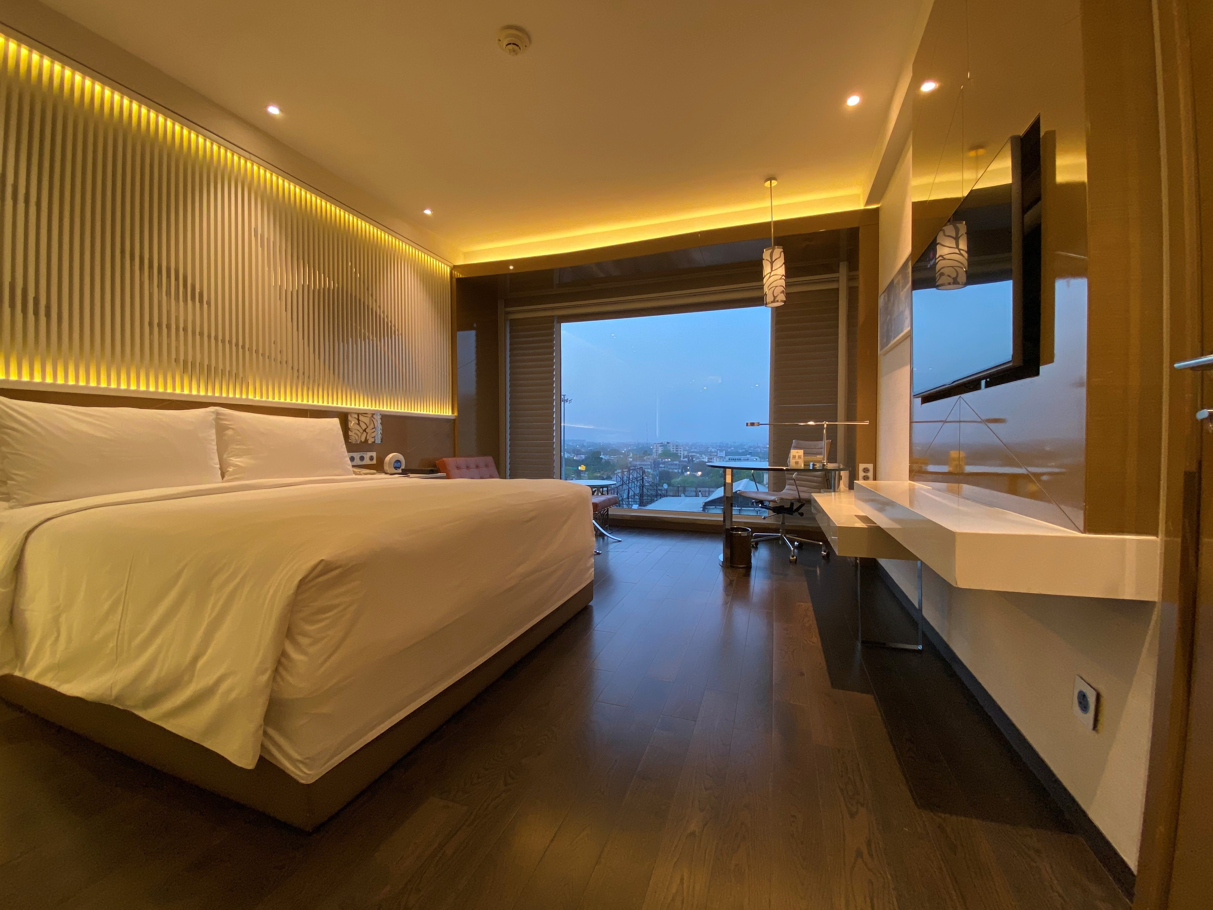 Renaissance Lucknow Hotel, Gomti Nagar 𝗕𝗢𝗢𝗞 Lucknow Hotel