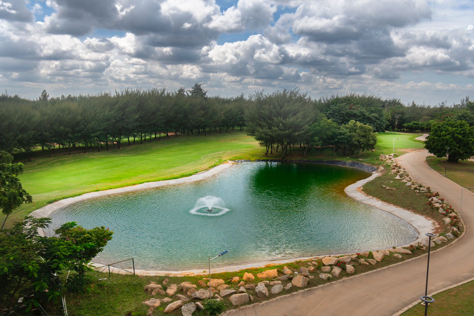 Clover Greens Golf Course and Resort 𝗕𝗢𝗢𝗞 Hosur Hotel