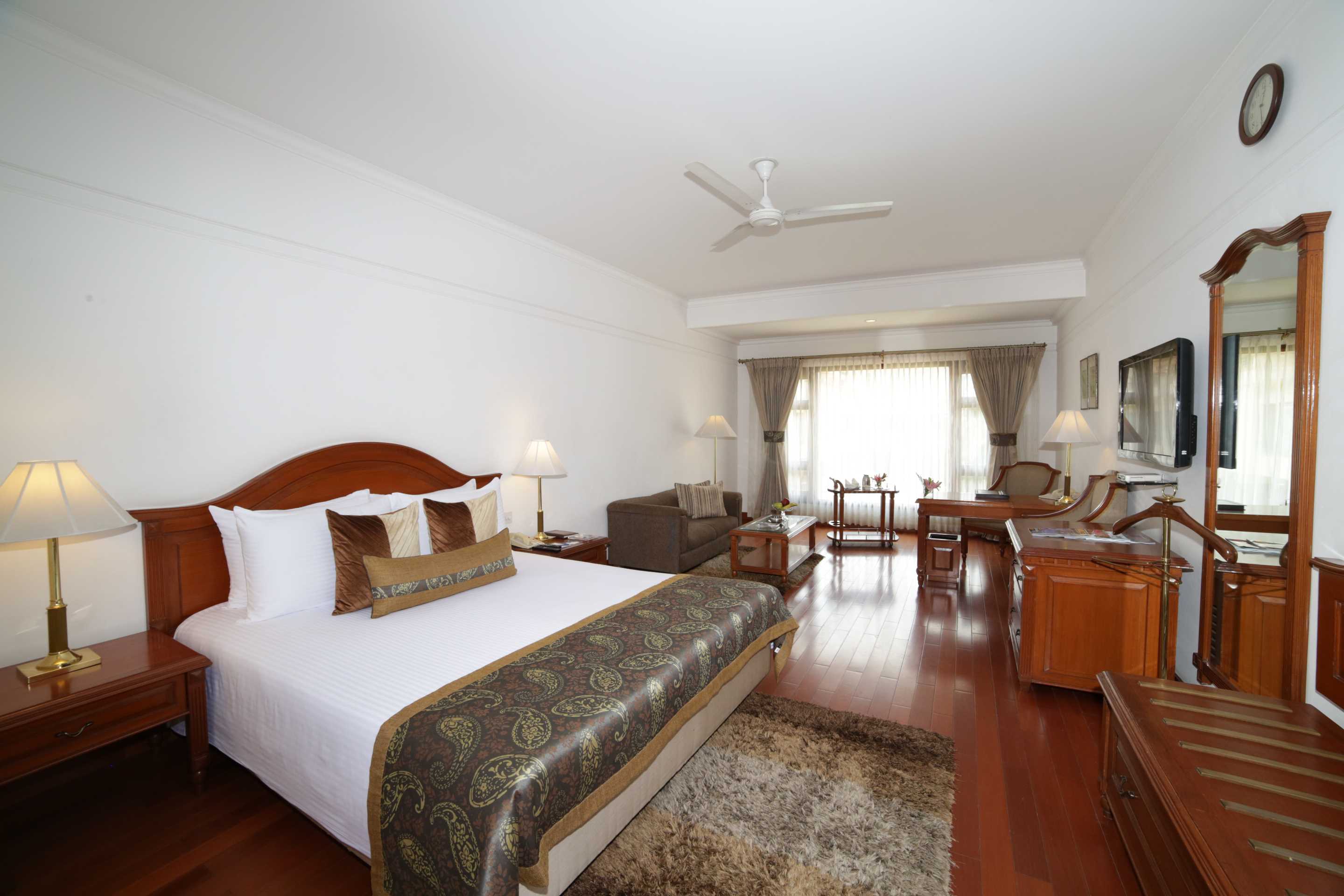 Jaypee Palace Hotel & Convention Centre Agra Hotel Price, Address & Reviews