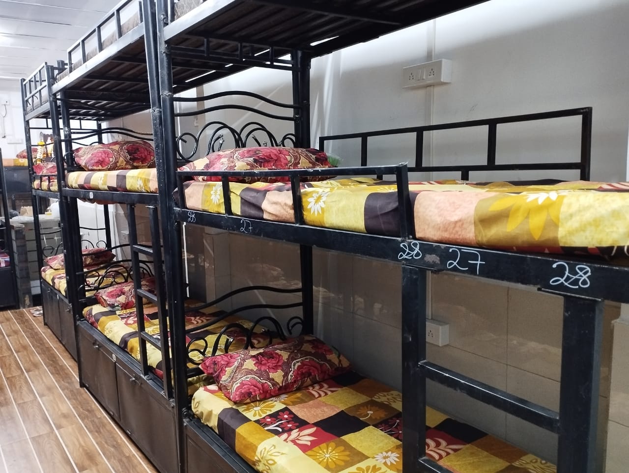 Shree Balaji AC Dormitory 𝗕𝗢𝗢𝗞 Thane Hostel 𝘄𝗶𝘁𝗵 ₹𝟬 𝗣𝗔𝗬𝗠𝗘𝗡𝗧