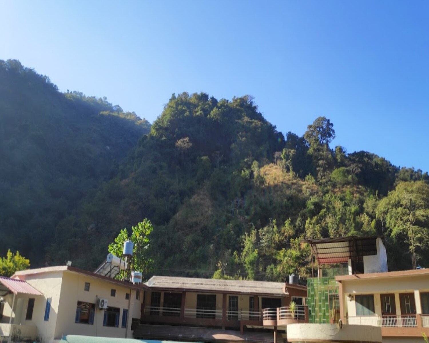 Resorts in Dehradun Book 𝘄𝗶𝘁𝗵 ₹𝟬 𝗣𝗔𝗬𝗠𝗘𝗡𝗧