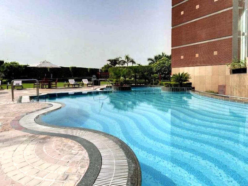 Radisson Blu MBD Hotel, Noida 𝗕𝗢𝗢𝗞 Noida Hotel 𝘄𝗶𝘁𝗵 𝗙𝗥𝗘𝗘 𝗖𝗮𝗻𝗰𝗲𝗹𝗹𝗮𝘁𝗶𝗼𝗻