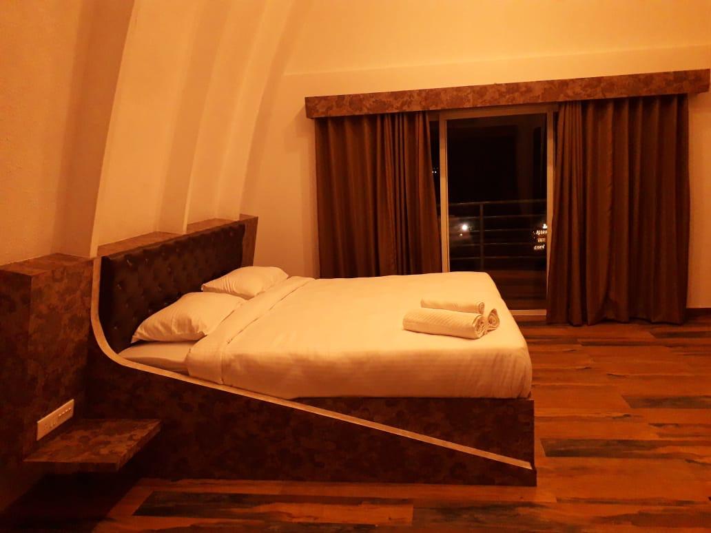 MAGNUS CAVERNS RESORT Wai INR 451 OFF ( ̶4̶2̶0̶0̶ ) Camp Price, Address ...