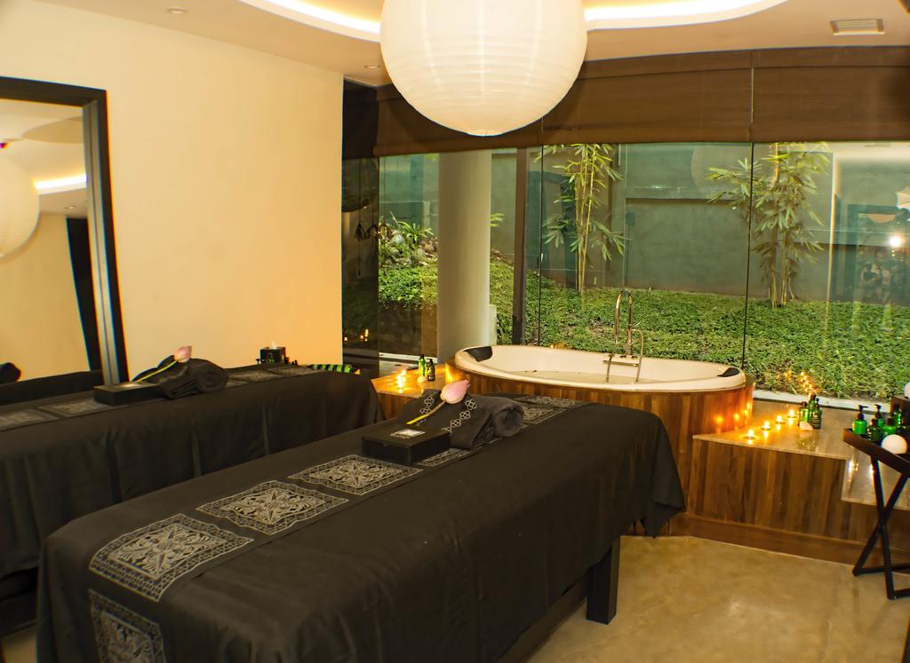 Mahaweli Reach Hotel 𝗕𝗢𝗢𝗞 Kandy Hotel 𝘄𝗶𝘁𝗵 ₹𝟬 𝗣𝗔𝗬𝗠𝗘𝗡𝗧