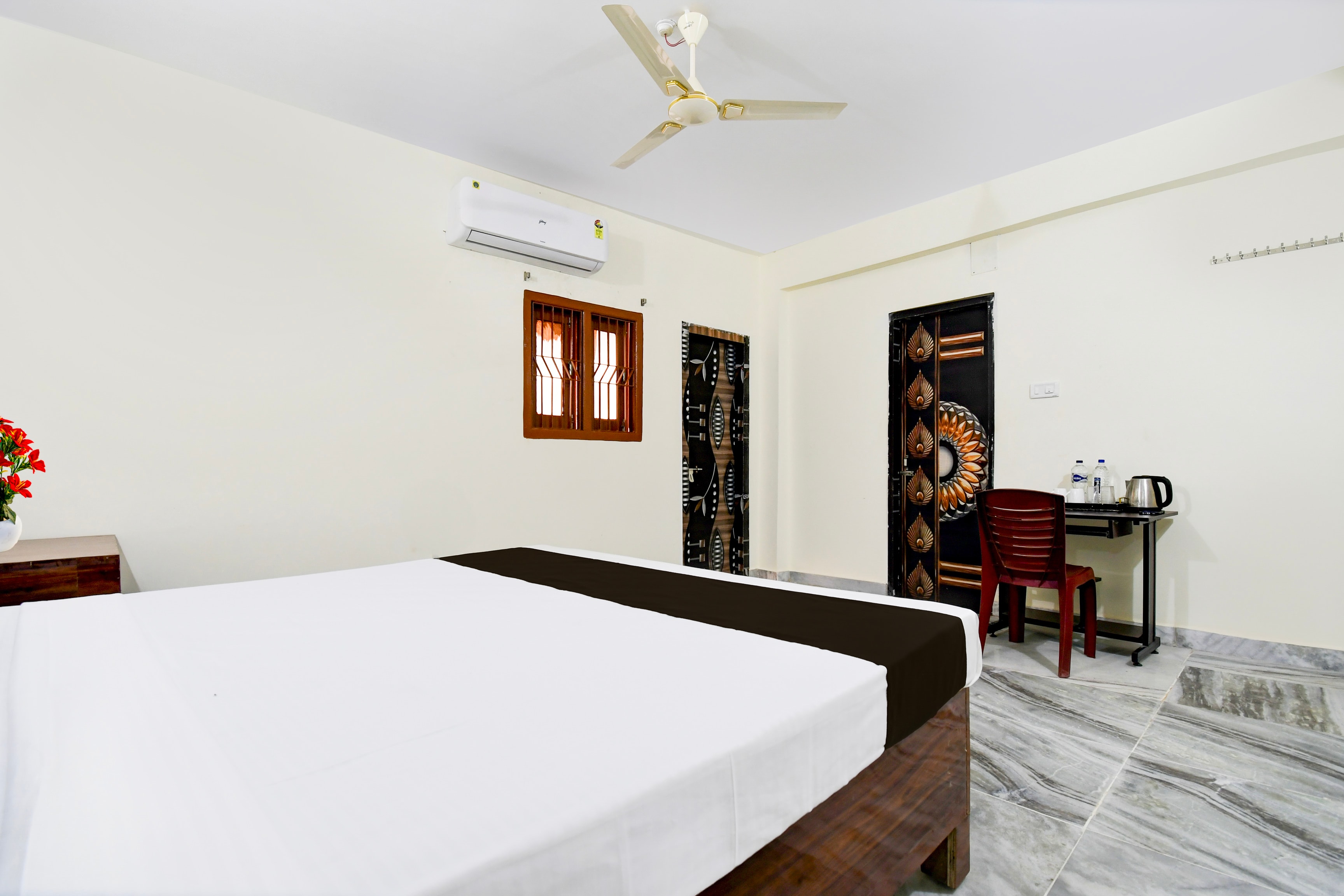 Super Hotel O Khandagiri Near DN Regalia Mall Bhubaneshwar - Reviews ...