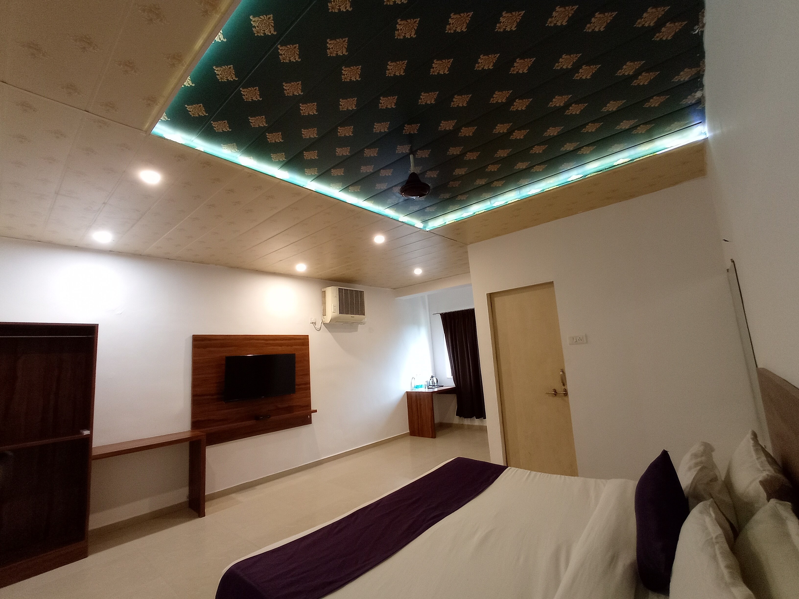 VITS Daman Devka Beach 𝗕𝗢𝗢𝗞 Daman Hotel 𝘄𝗶𝘁𝗵 𝗙𝗥𝗘𝗘 𝗖𝗮𝗻𝗰𝗲𝗹𝗹𝗮𝘁𝗶𝗼𝗻