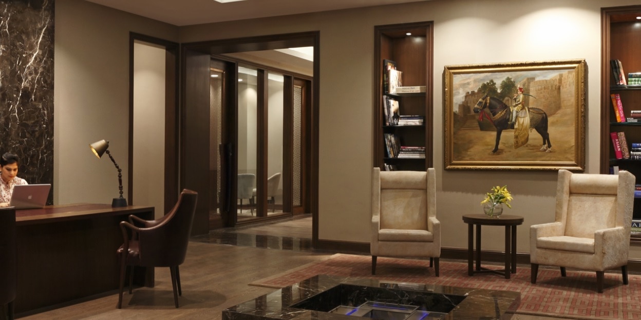 The Roseate Delhi Hotel Price, Address & Reviews