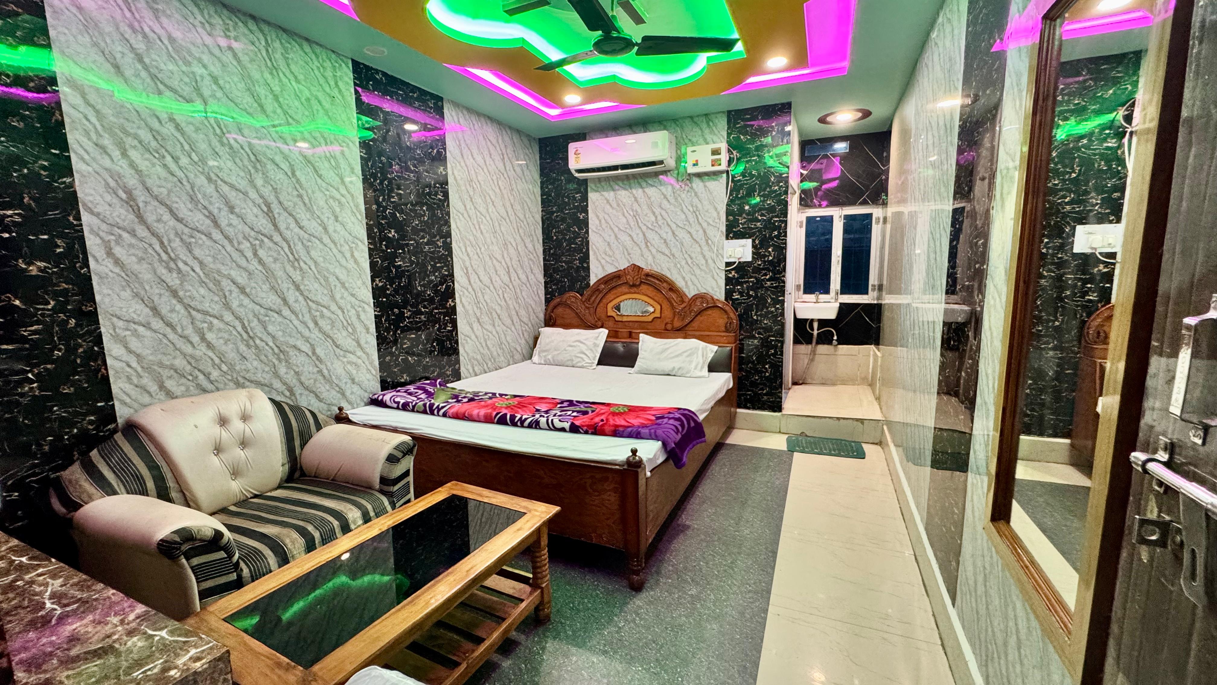 Hotel Buddha 𝗕𝗢𝗢𝗞 Sasaram Hotel