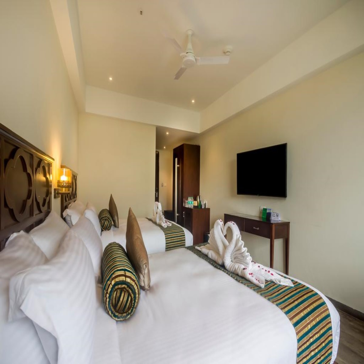 EllBee Mussoorie Hills Mussoorie INR 300 OFF ( ̶2̶7̶9̶9̶ ) Hotel Price ...