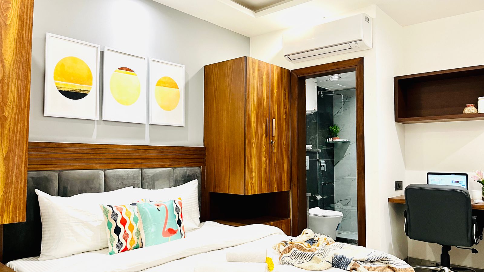 Zen Studios near Cyber Hub Gurgaon 𝗕𝗢𝗢𝗞 Gurgaon Apartment 𝘄𝗶𝘁𝗵 𝗙𝗥𝗘𝗘 𝗖𝗮𝗻𝗰𝗲𝗹𝗹𝗮𝘁𝗶𝗼𝗻