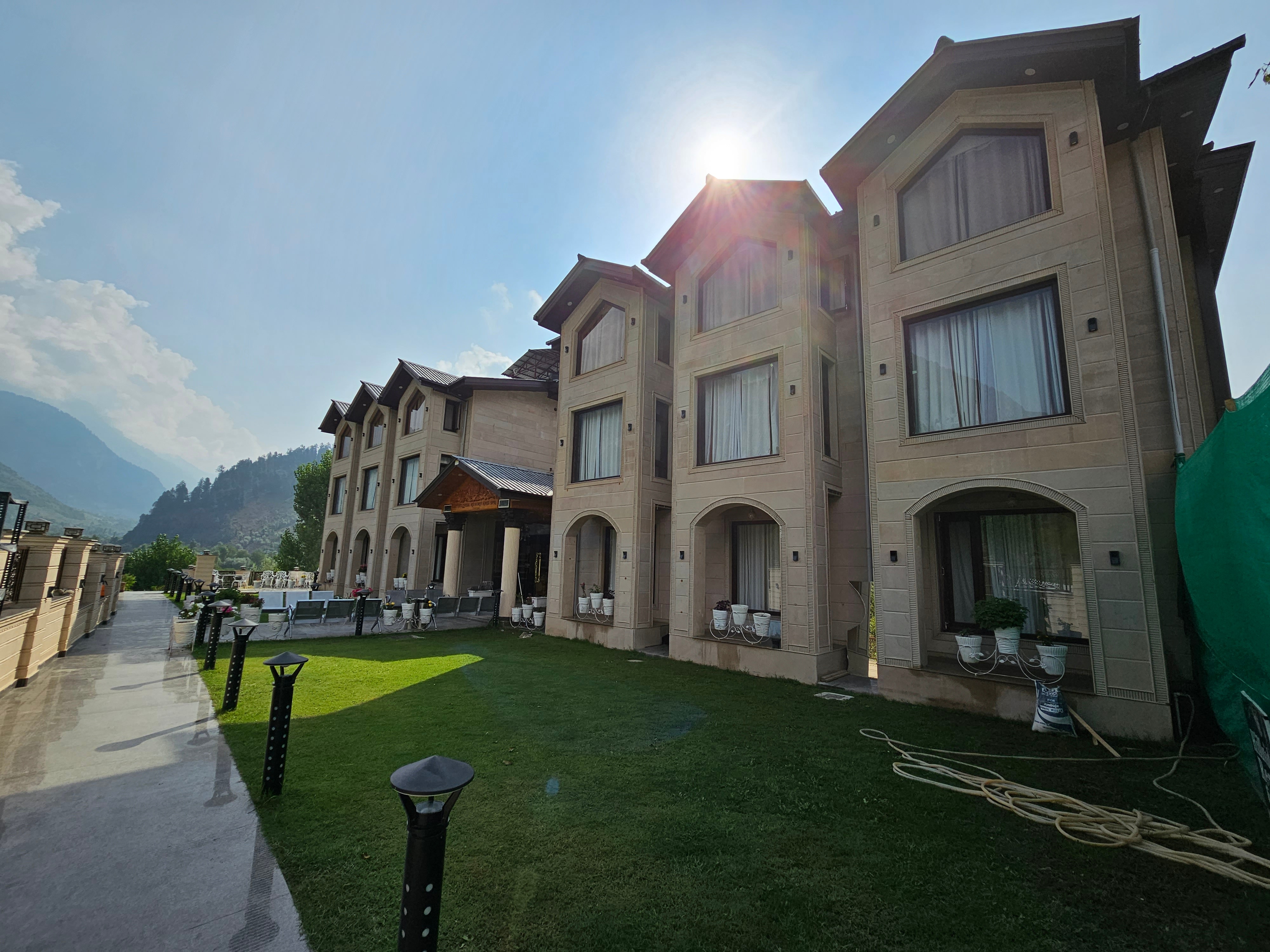 Pahalgam Hill Side Resort & spa 𝗕𝗢𝗢𝗞 Pahalgam Hotel 𝘄𝗶𝘁𝗵 𝗙𝗥𝗘𝗘 𝗖𝗮𝗻𝗰𝗲𝗹𝗹𝗮𝘁𝗶𝗼𝗻