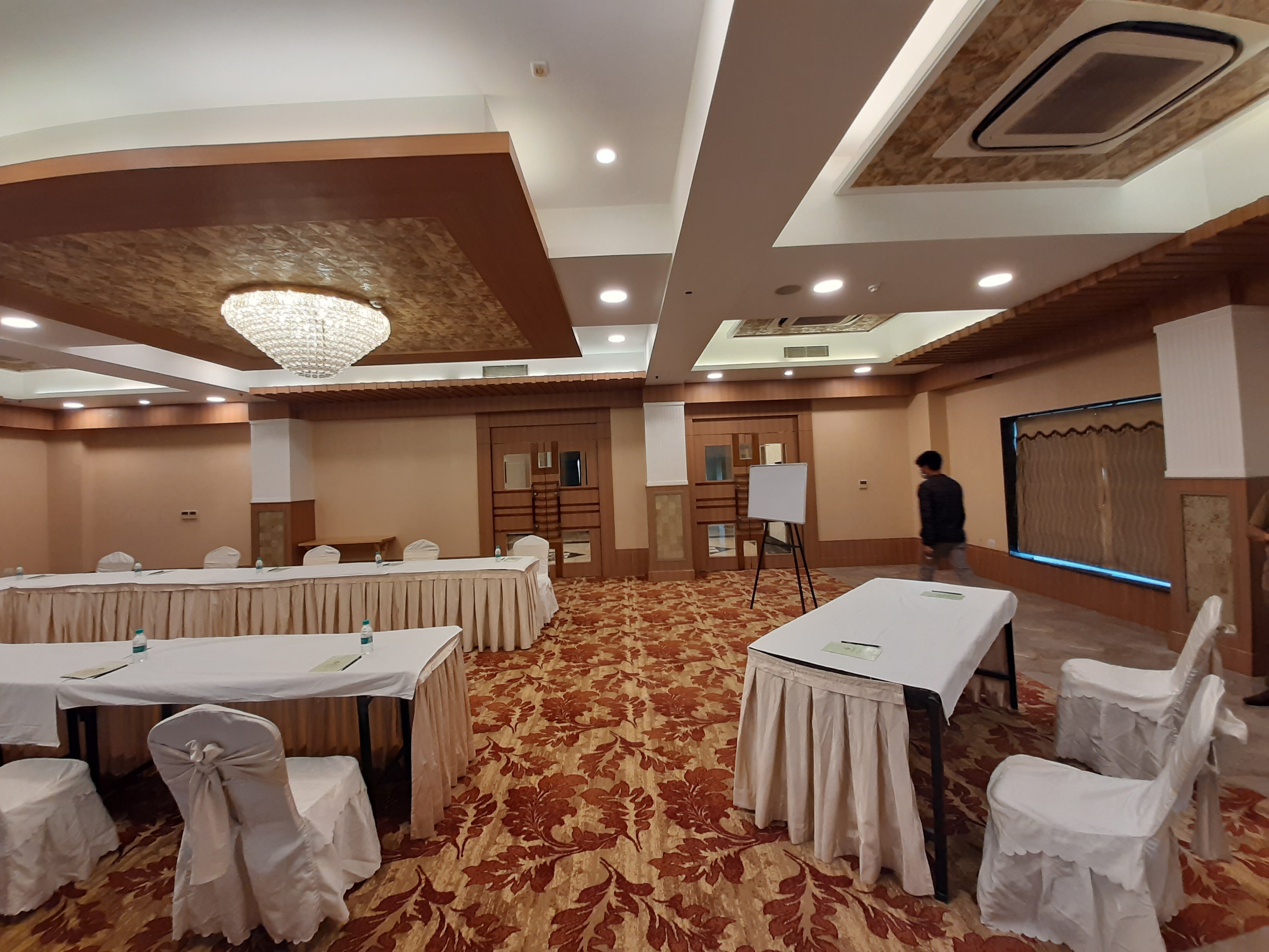 Gargee Grand Patna INR 210 OFF ( ̶3̶5̶0̶0̶ ) Hotel Price, Address & Reviews