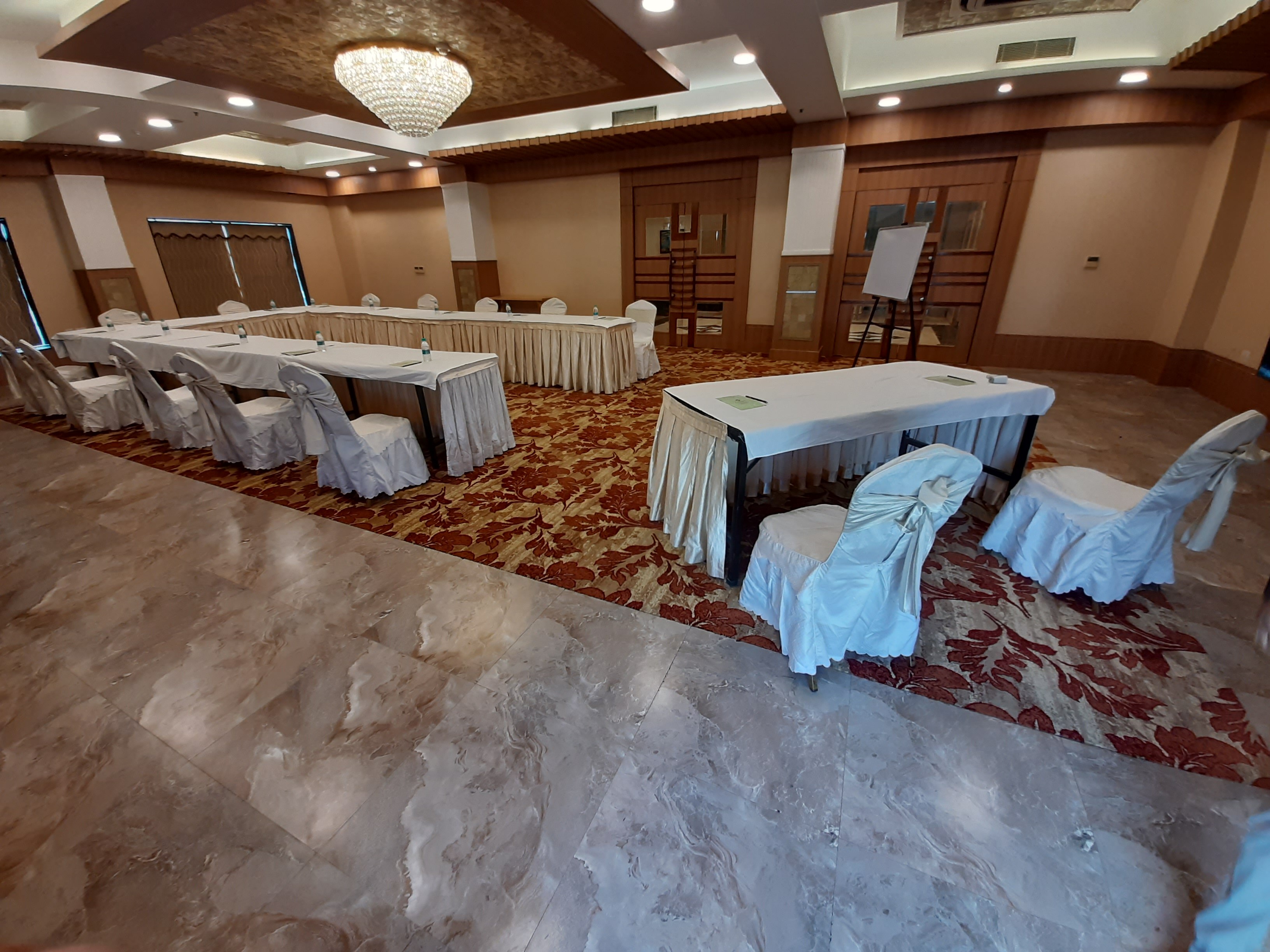 Gargee Grand Patna INR 210 OFF ( ̶3̶5̶0̶0̶ ) Hotel Price, Address & Reviews
