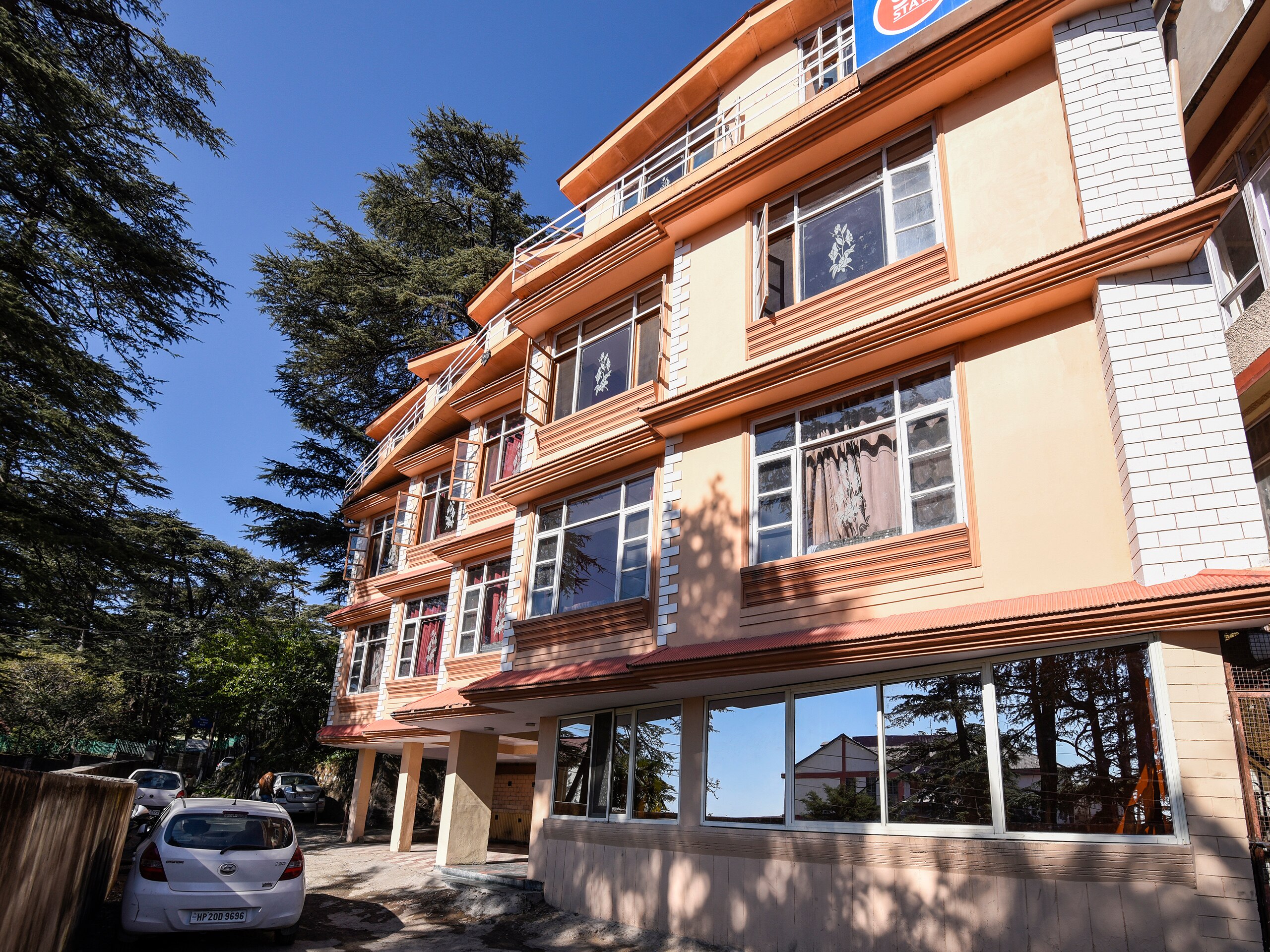 Hotel King Palace, Shimla INR 977 OFF ( ̶3̶5̶0̶0̶ ) Hotel Price, Address & Reviews