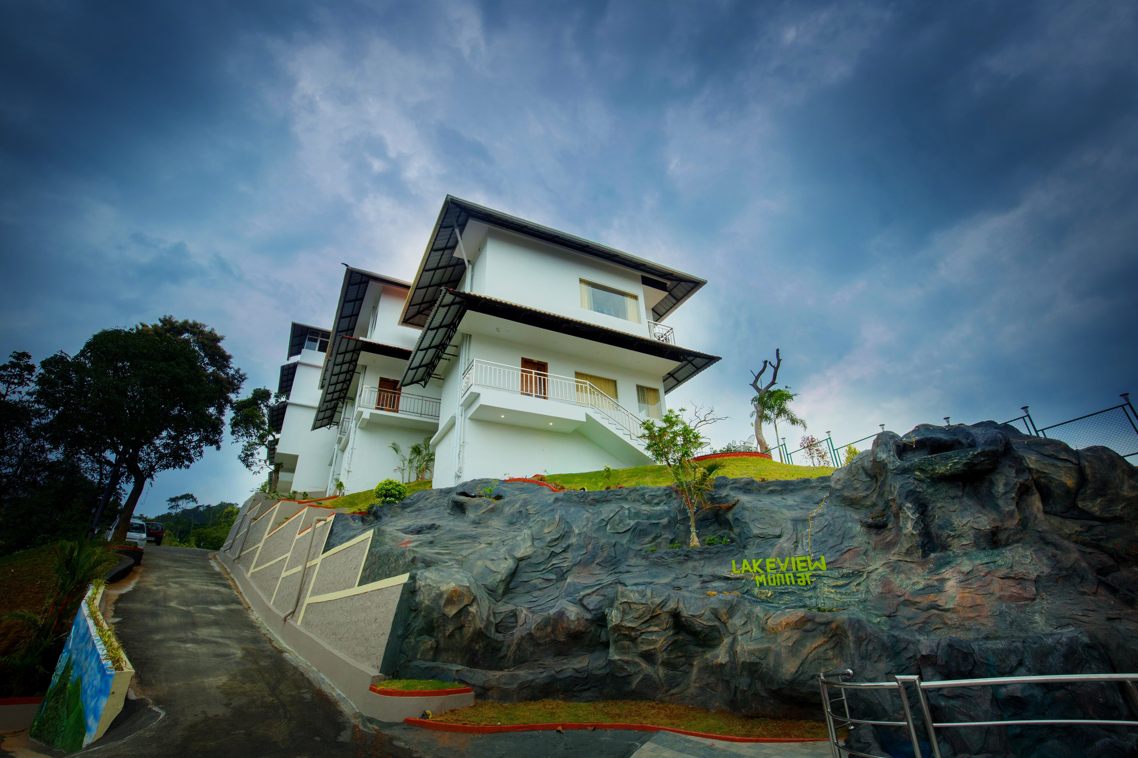 The Lake View Resort Munnar Munnar INR 610 OFF ( ̶3̶0̶0̶0̶ ) Resort ...