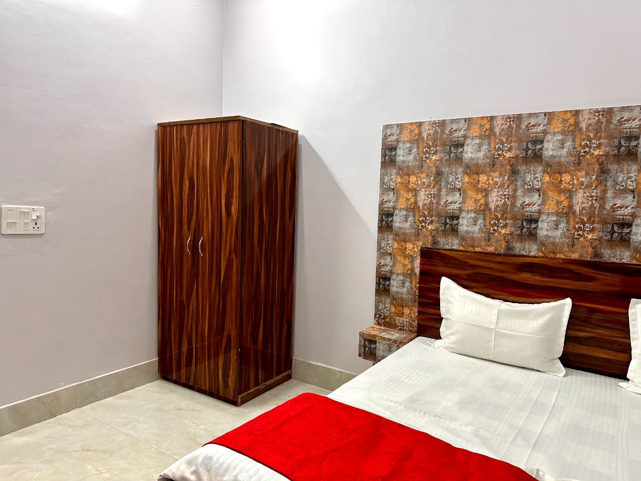 Raghuvar Inn Hotel Ayodhya - Reviews, Photos & Offer