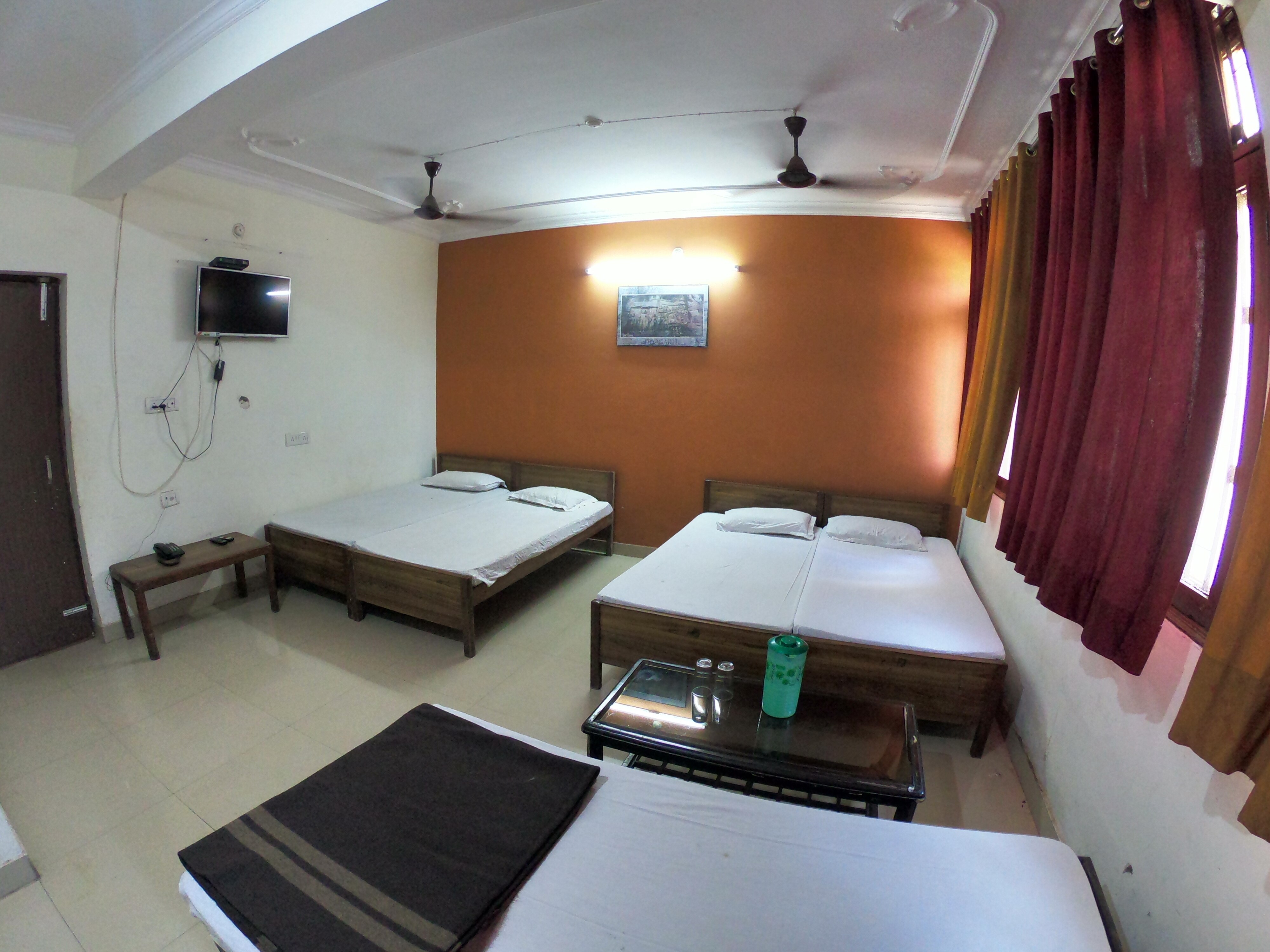 Hotel Saket, Ayodhya Ayodhya INR 33 OFF ( ̶5̶5̶0̶ ) Hotel Price ...