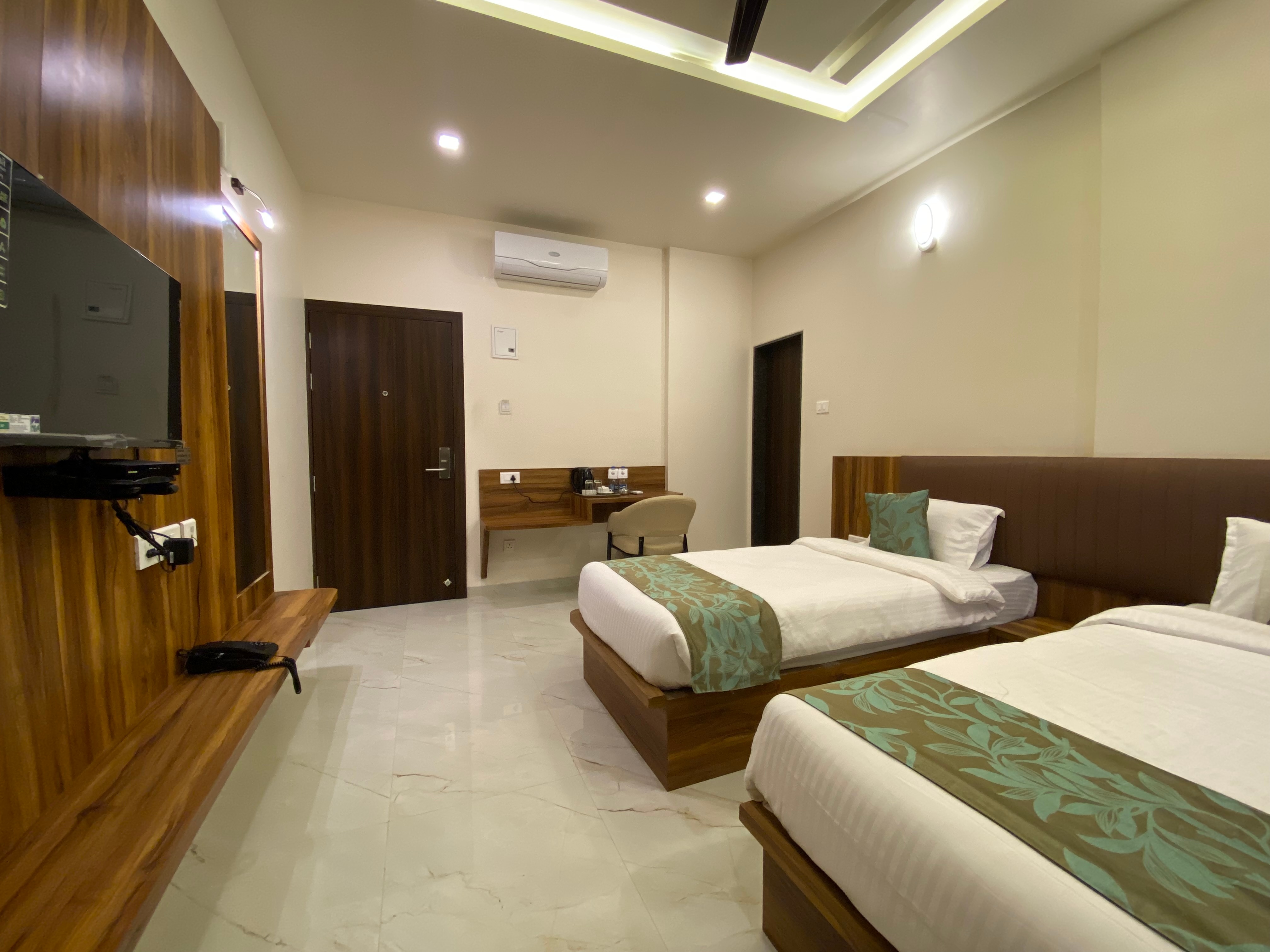 The Grand Sarovar Inn and Suites 𝗕𝗢𝗢𝗞 Pune Hotel 𝘄𝗶𝘁𝗵 𝗙𝗥𝗘𝗘 𝗖𝗮𝗻𝗰𝗲𝗹𝗹𝗮𝘁𝗶𝗼𝗻