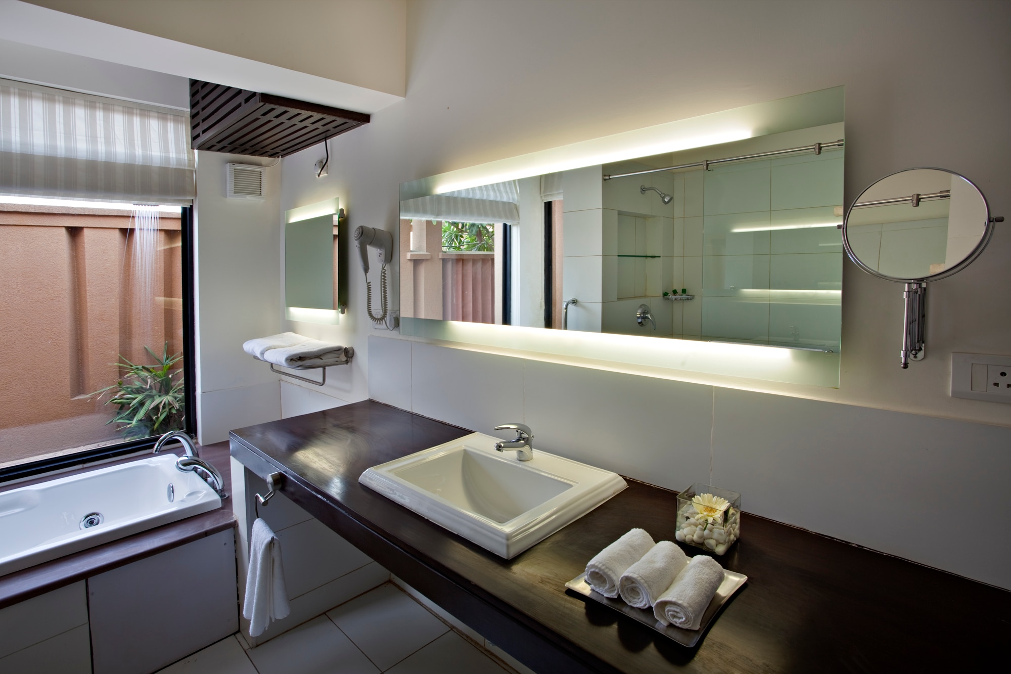 Lemon Tree Hotel, Tarudhan Valley Manesar INR 5560 OFF ( ̶1̶0̶9̶9̶9̶ ...