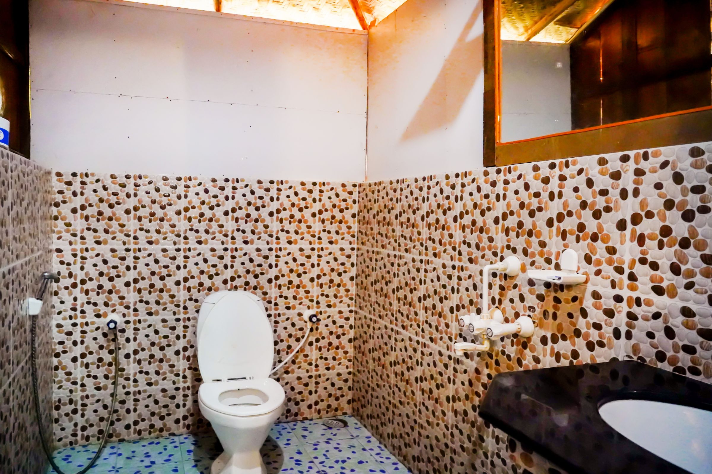 Blue Lagoon Resort | Room & Restaurant 헕헢헢헞 Goa Beach Hut