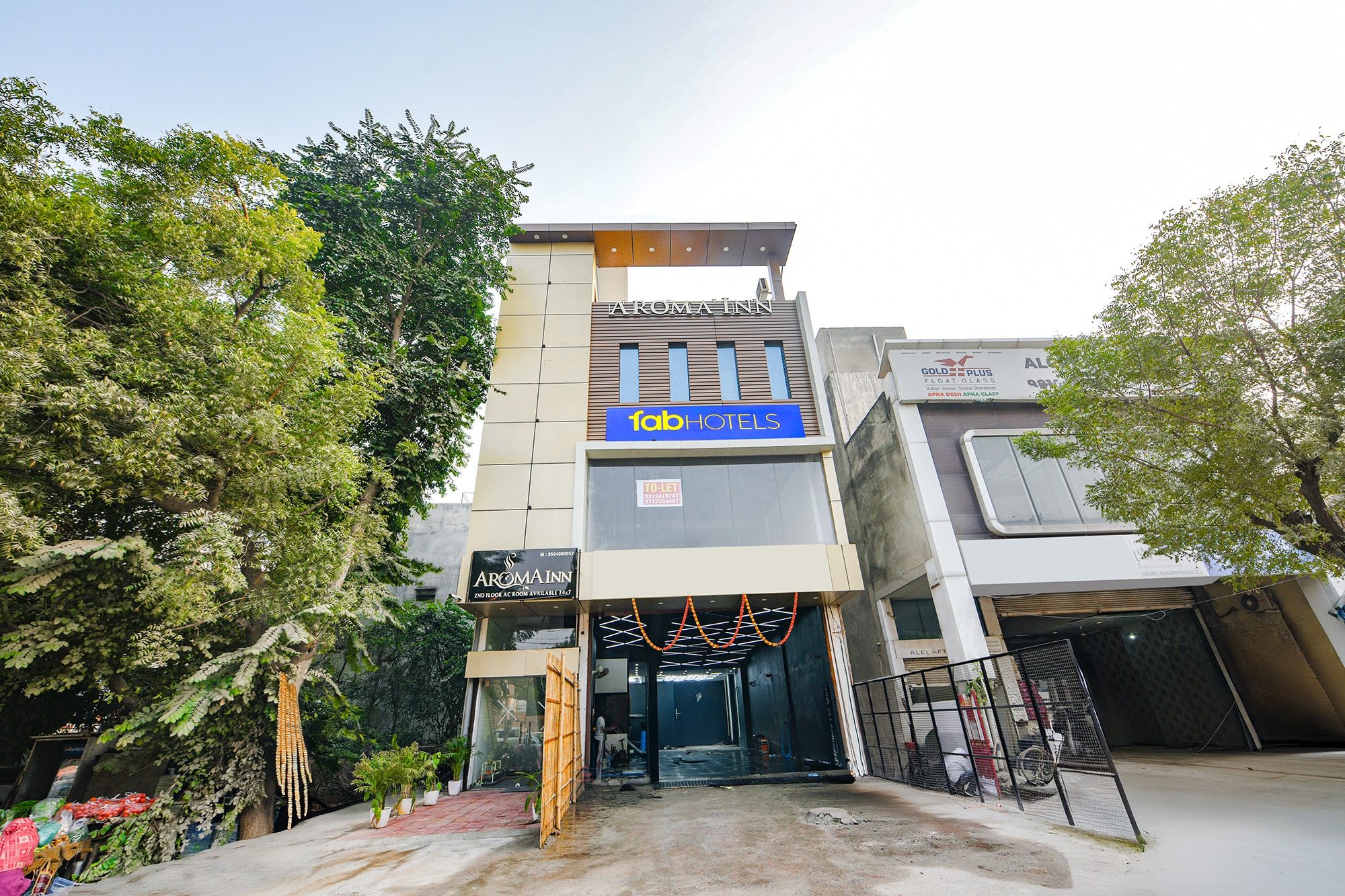 FabHotel Kavya Inn - Nr The Mall of Faridabad 𝗕𝗢𝗢𝗞 Faridabad Hotel