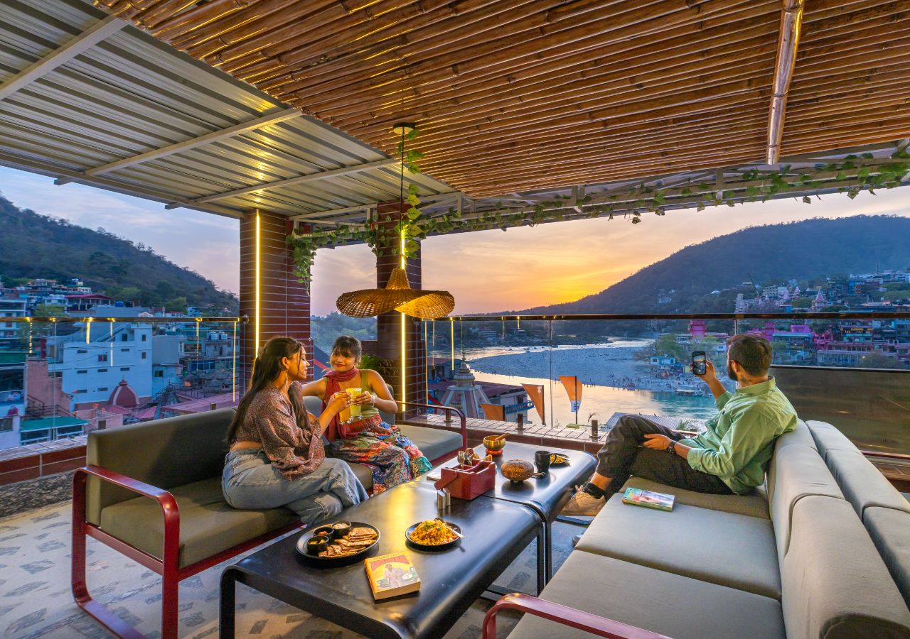 The Hosteller Rishikesh Ganges 𝗕𝗢𝗢𝗞 Rishikesh Hostel 𝘄𝗶𝘁𝗵 𝗙𝗥𝗘𝗘 𝗖𝗮𝗻𝗰𝗲𝗹𝗹𝗮𝘁𝗶𝗼𝗻