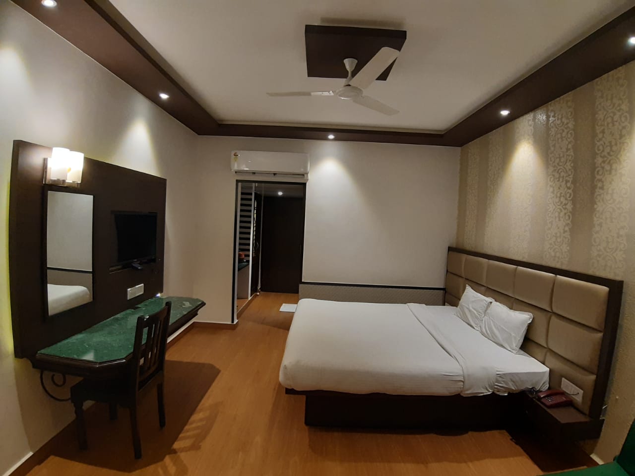 La Shimmer Resort Best Rates on Thane Hotel Deals, Reviews & Photos