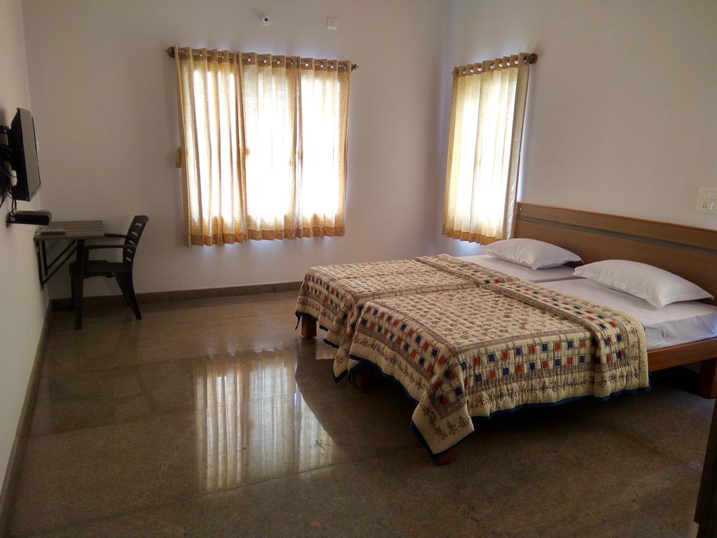 Aashraya Homestay | Rooms & Caretaker 𝗕𝗢𝗢𝗞 Mysore Homestay 𝘄𝗶𝘁𝗵 ₹𝟬 𝗣𝗔𝗬𝗠𝗘𝗡𝗧