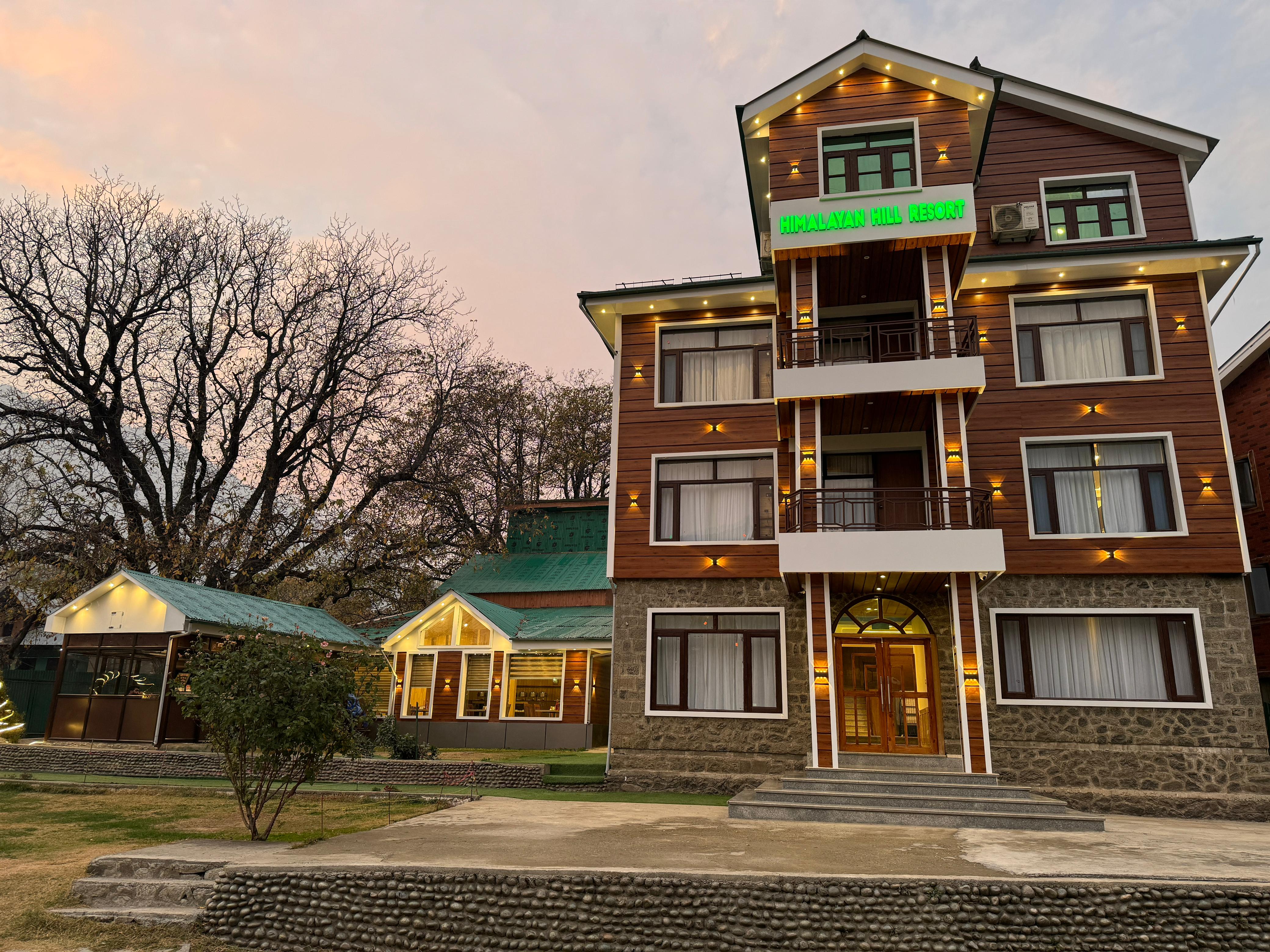 Himalayan Hill Resorts 𝗕𝗢𝗢𝗞 Pahalgam Resort