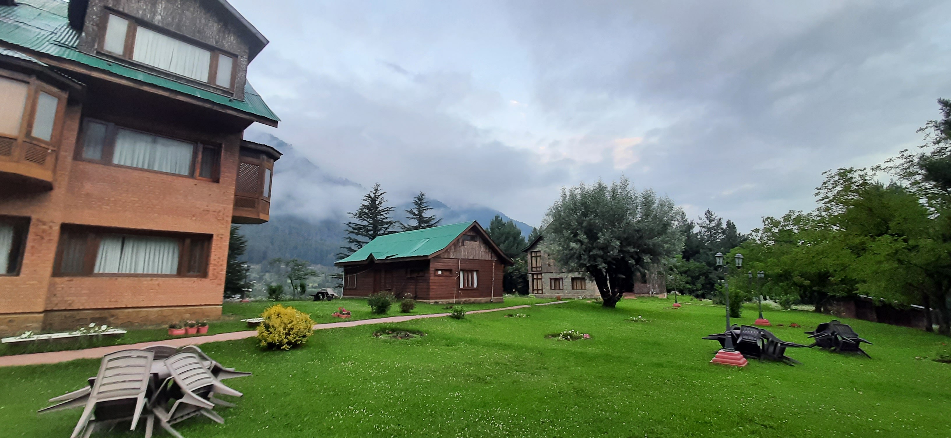 Hotel Mansion 𝗕𝗢𝗢𝗞 Pahalgam Hotel 𝘄𝗶𝘁𝗵 𝗙𝗥𝗘𝗘 𝗖𝗮𝗻𝗰𝗲𝗹𝗹𝗮𝘁𝗶𝗼𝗻