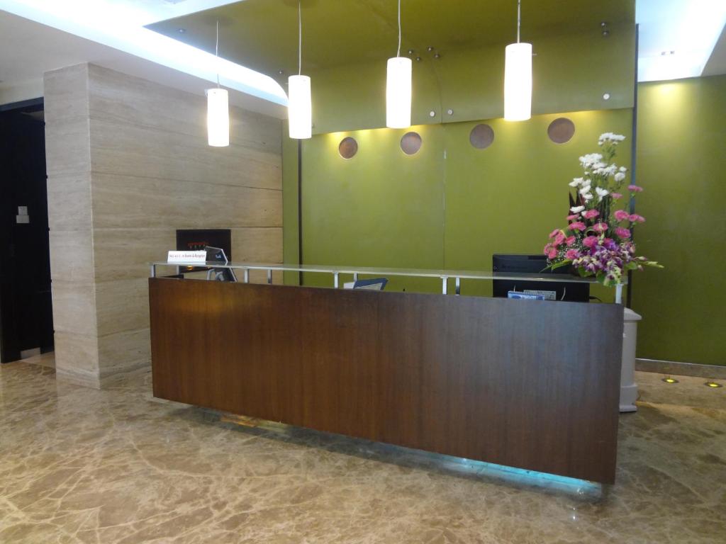 Ascot Hotel Colaba Best Rates on Mumbai Hotel Deals, Reviews & Photos
