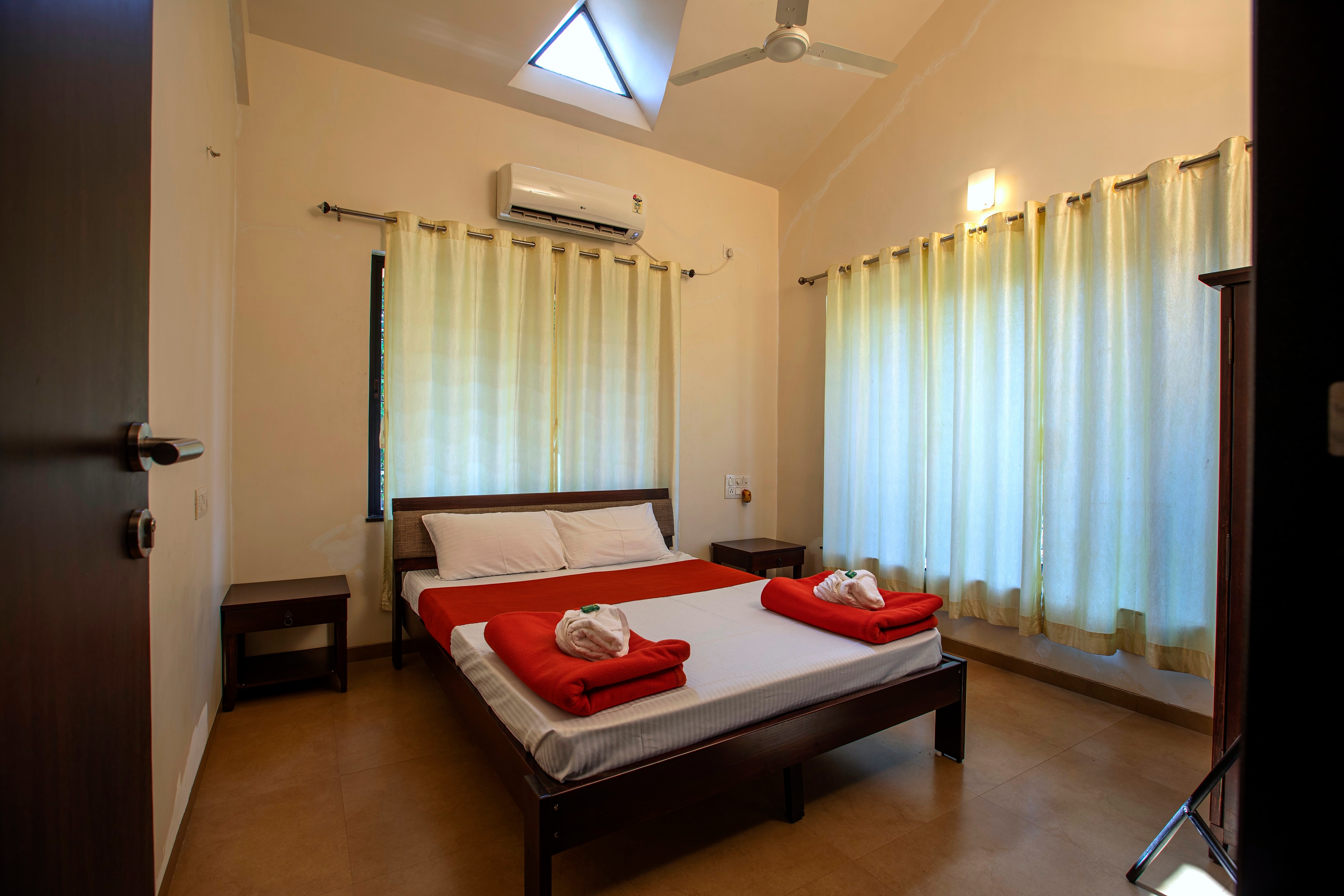 Casuarina Resort Park Pasure 𝗕𝗢𝗢𝗞 Bhor Villa 𝘄𝗶𝘁𝗵 𝗙𝗥𝗘𝗘 𝗖𝗮𝗻𝗰𝗲𝗹𝗹𝗮𝘁𝗶𝗼𝗻