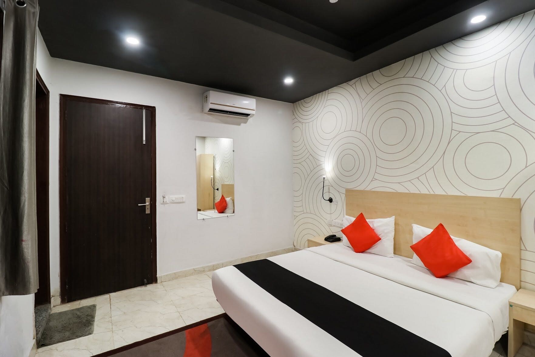 Hotel Aakash view Hotel Delhi - Reviews, Photos & Offer