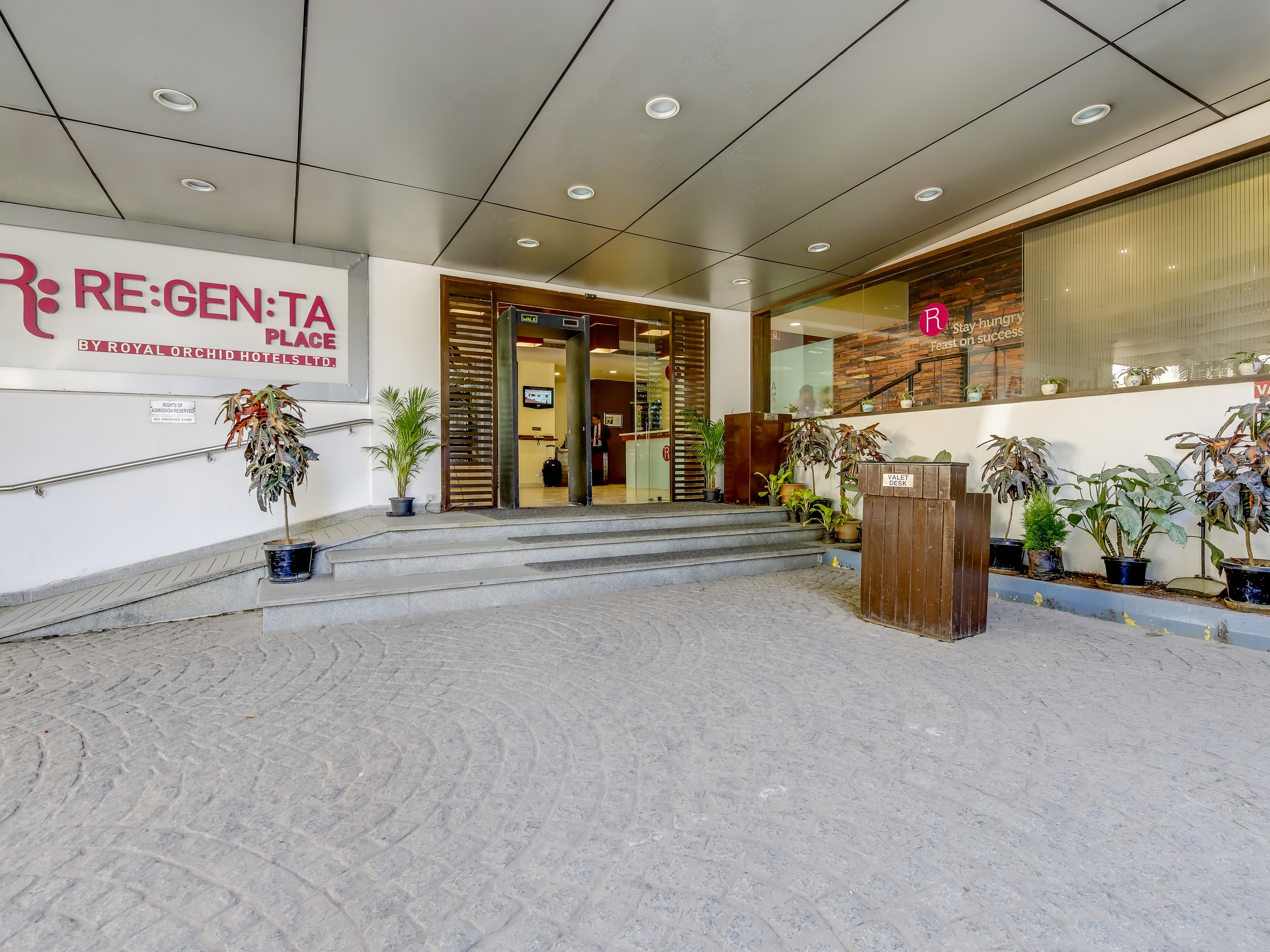 Regenta Place Bangalore by Royal Orchid Hotels Limited 𝗕𝗢𝗢𝗞 Bangalore Hotel