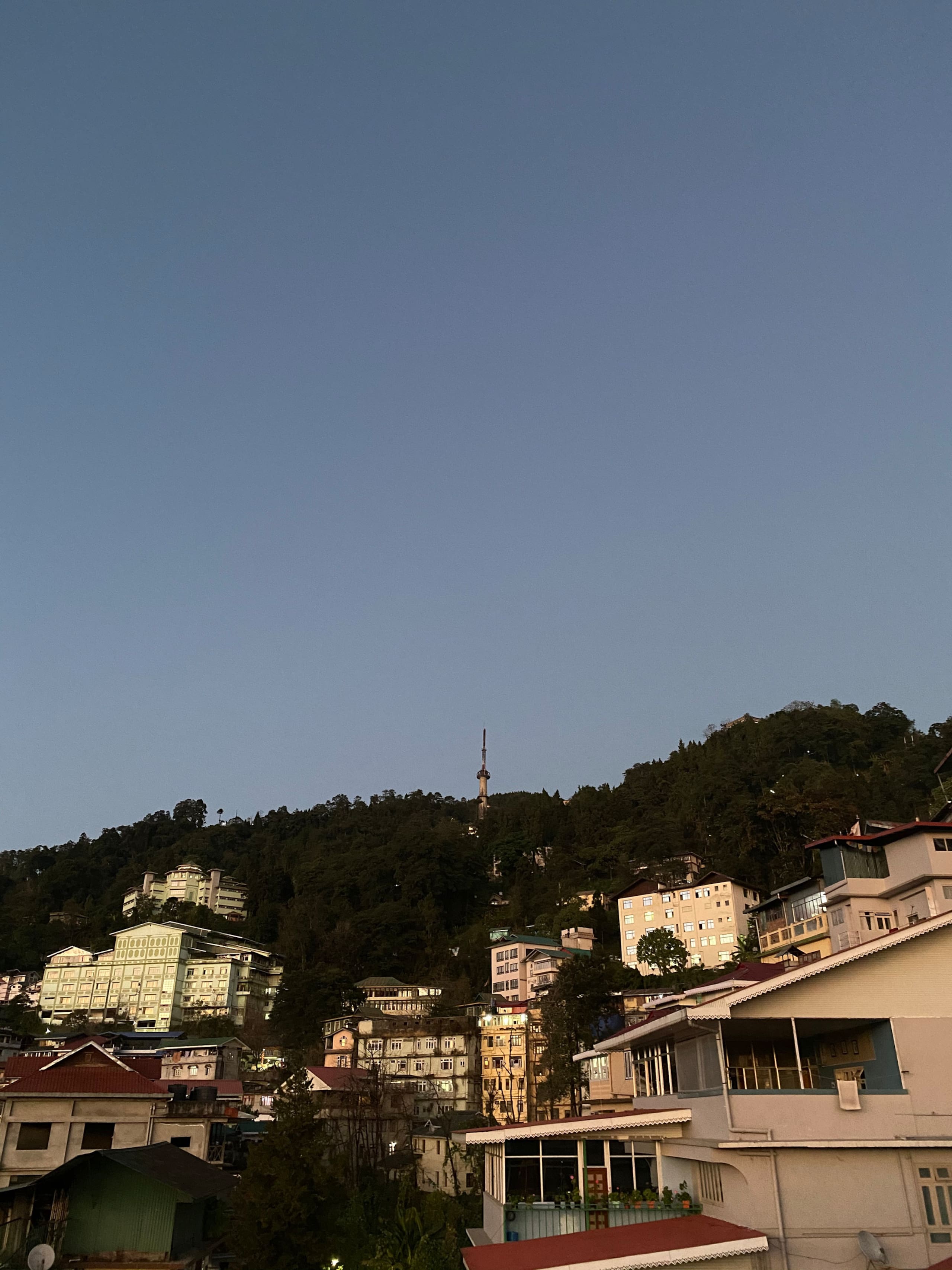 3 BHK Serviced Apartment Sakyong House 𝗕𝗢𝗢𝗞 Gangtok Apartment