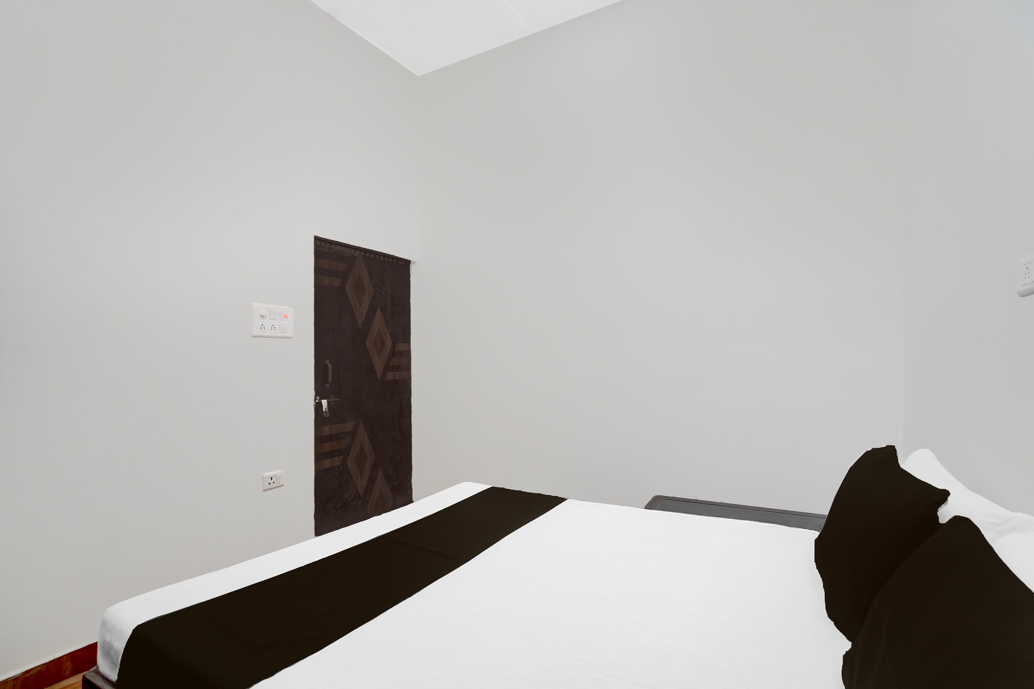 HOTEL O FOOD PLAZA Sikandra Rao - Reviews, Photos & Offer